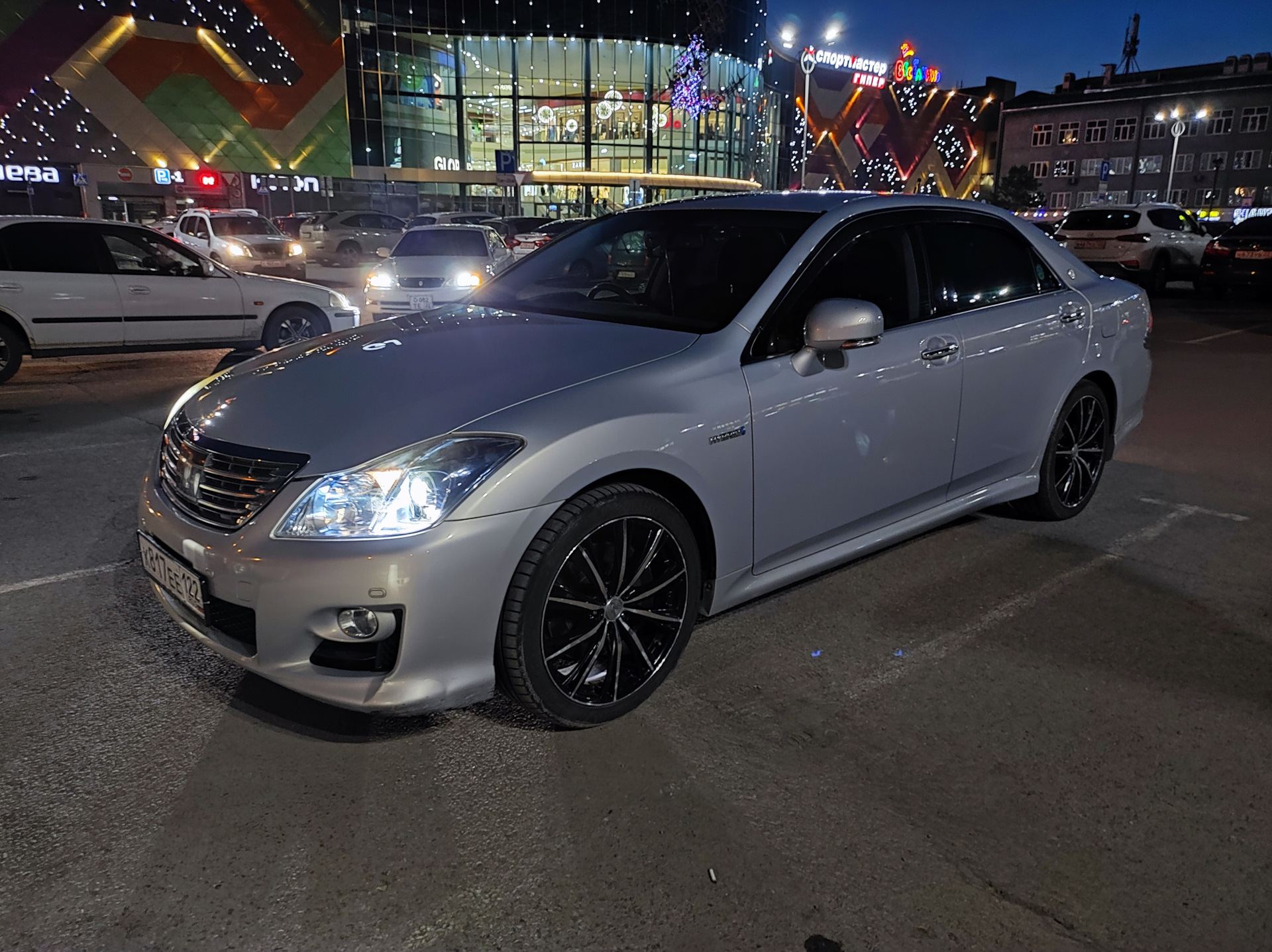 Немного вечерних фотографий) — Toyota Crown (S200), 3,5 л, 2009 года ...