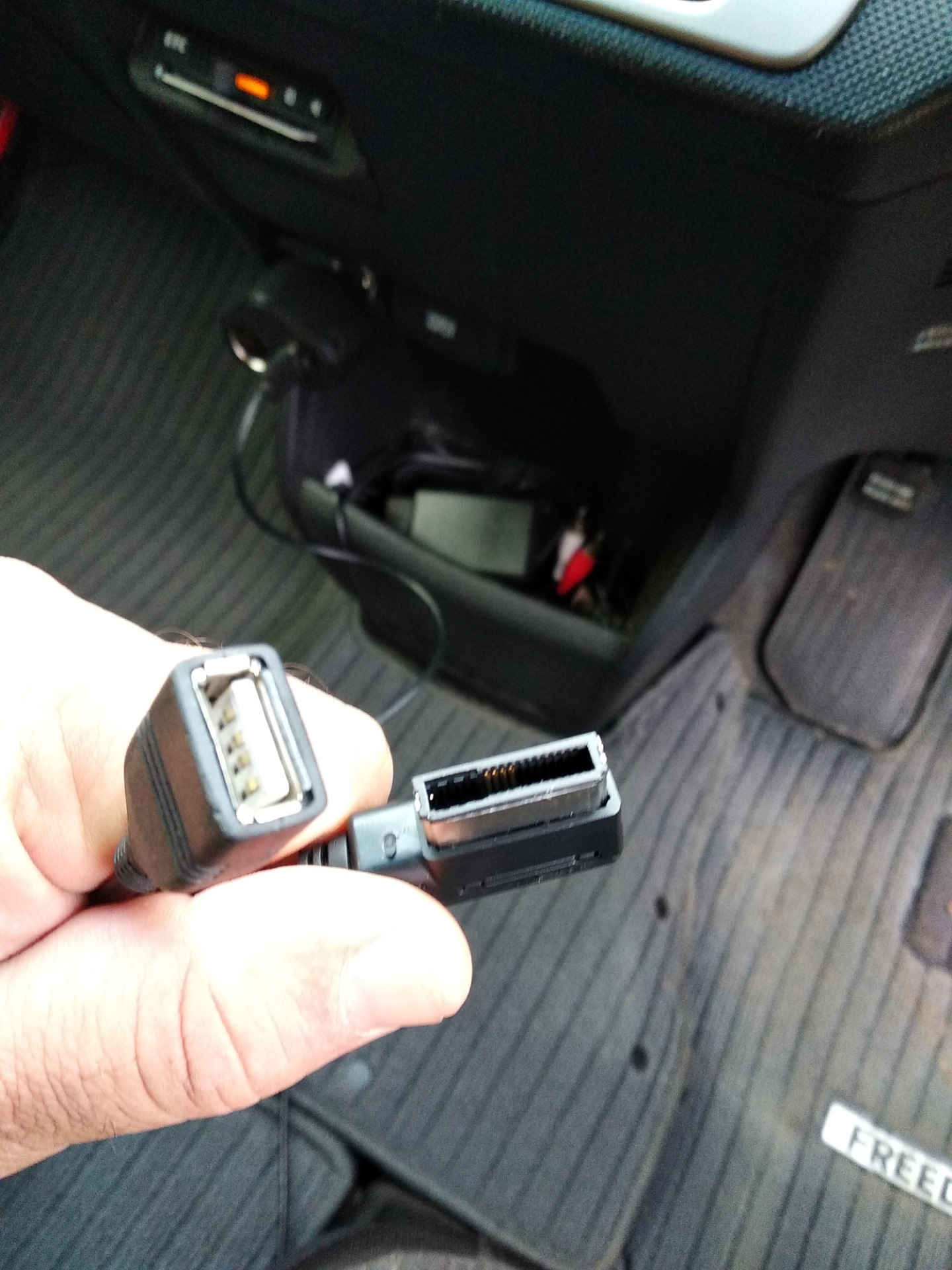 Подключение usb к internavi — Honda Freed (1G), 1,5 л, 2012 года ...