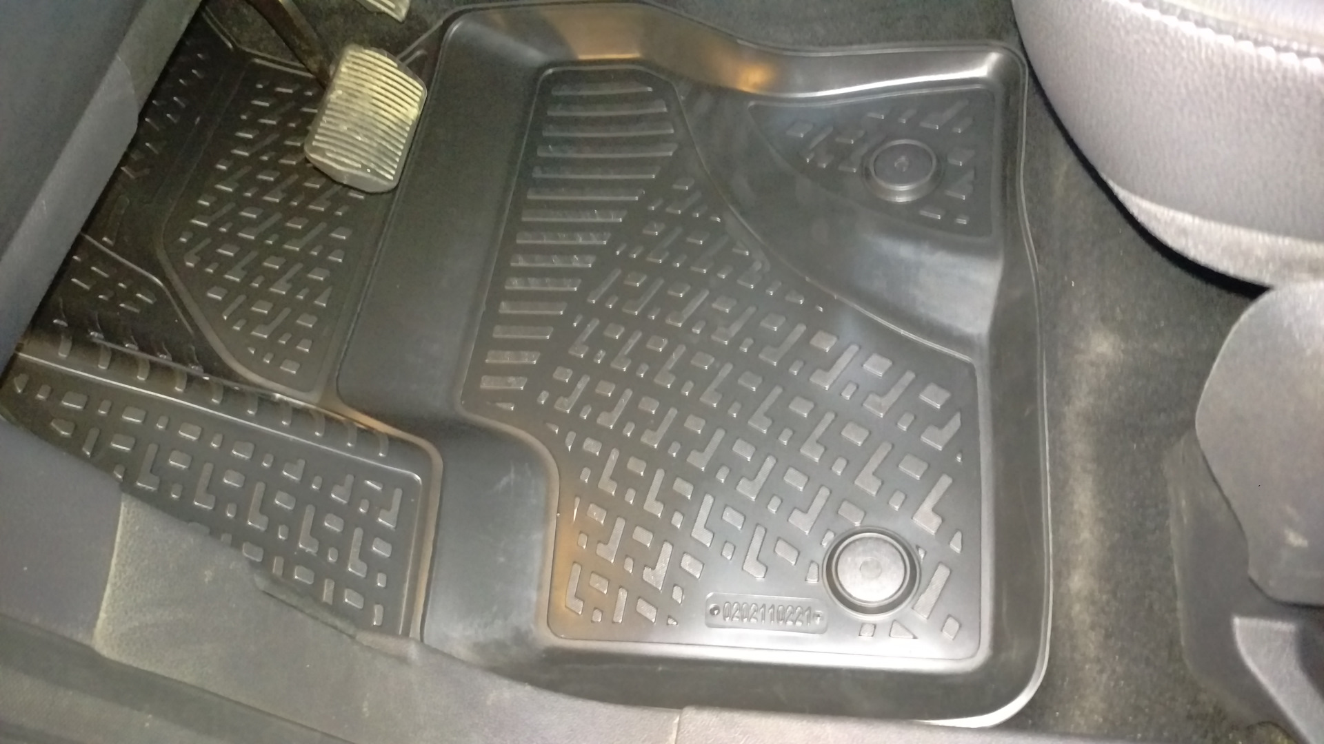 Смена шин, датчики, секретки и коврики =) — Ford Kuga (2G), 1,5 л, 2017 ...