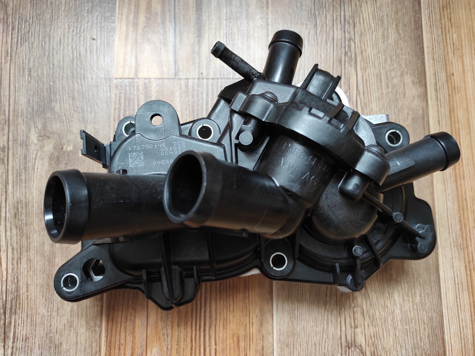 Водяной насос в сборе 1.4 TSI VAG 04E121600BD DOLZ A239 на Volkswagen ...