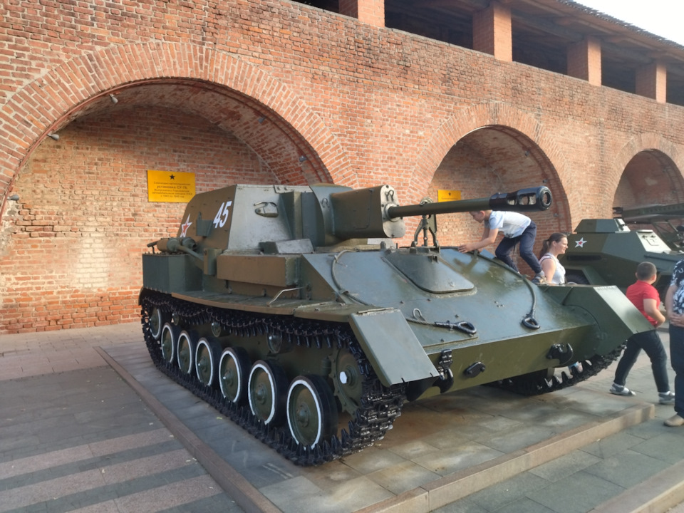 Отпуск. Поездка в Нижний Новгород. Прогулка по верхней части города 2/3 — Great Wall Hover, 2,4 ...