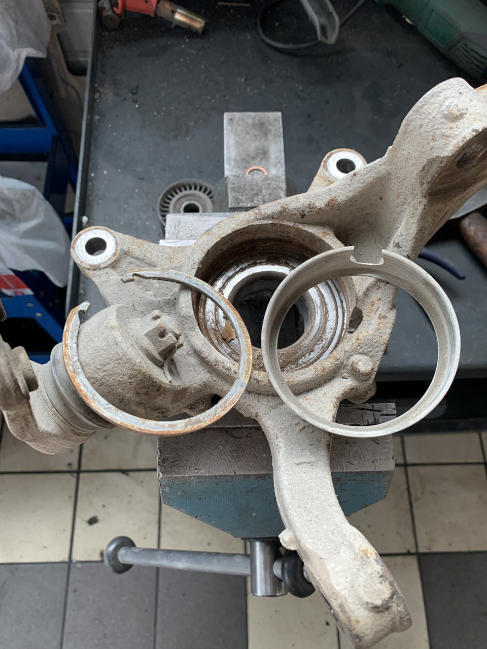 Втулки, стойки, ступичный. — Toyota Camry (XV50), 2,5 л, 2013 года ...