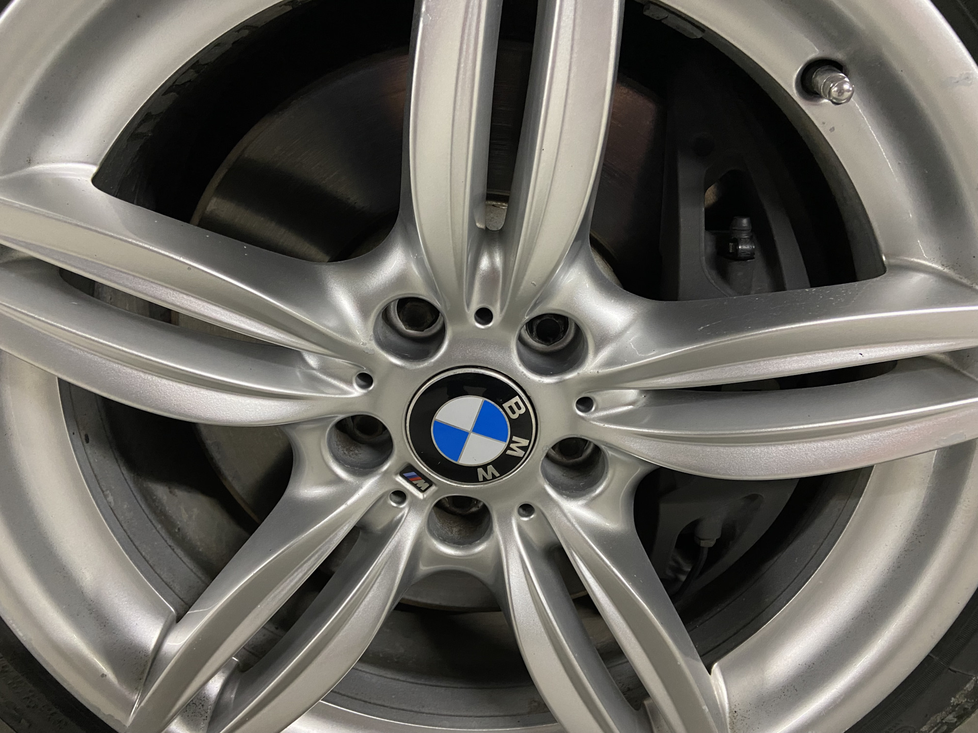 Тормоза от G12 на F10 374*36 — BMW 5 series (F10), 3 л, 2011 года ...