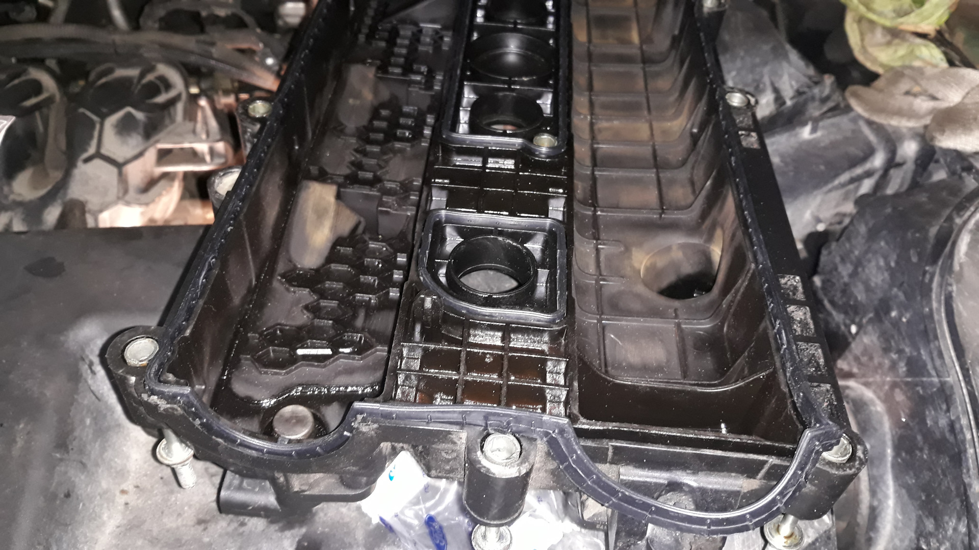 Замена прокладок клапанной крышки и клапанов vct — Ford Mondeo IV, 2 л ...