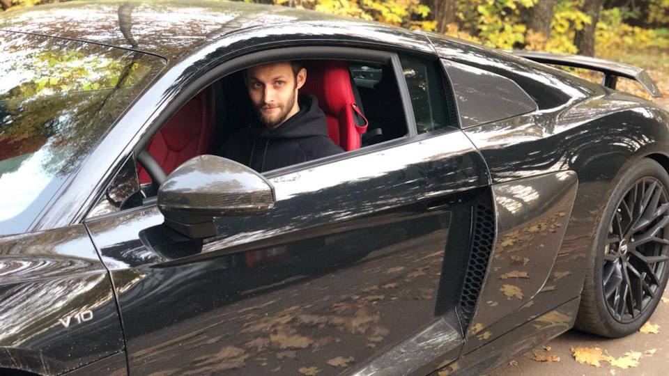 Audi R8 (2G) 5.2 бензиновый 2017 | Batmobile на DRIVE2