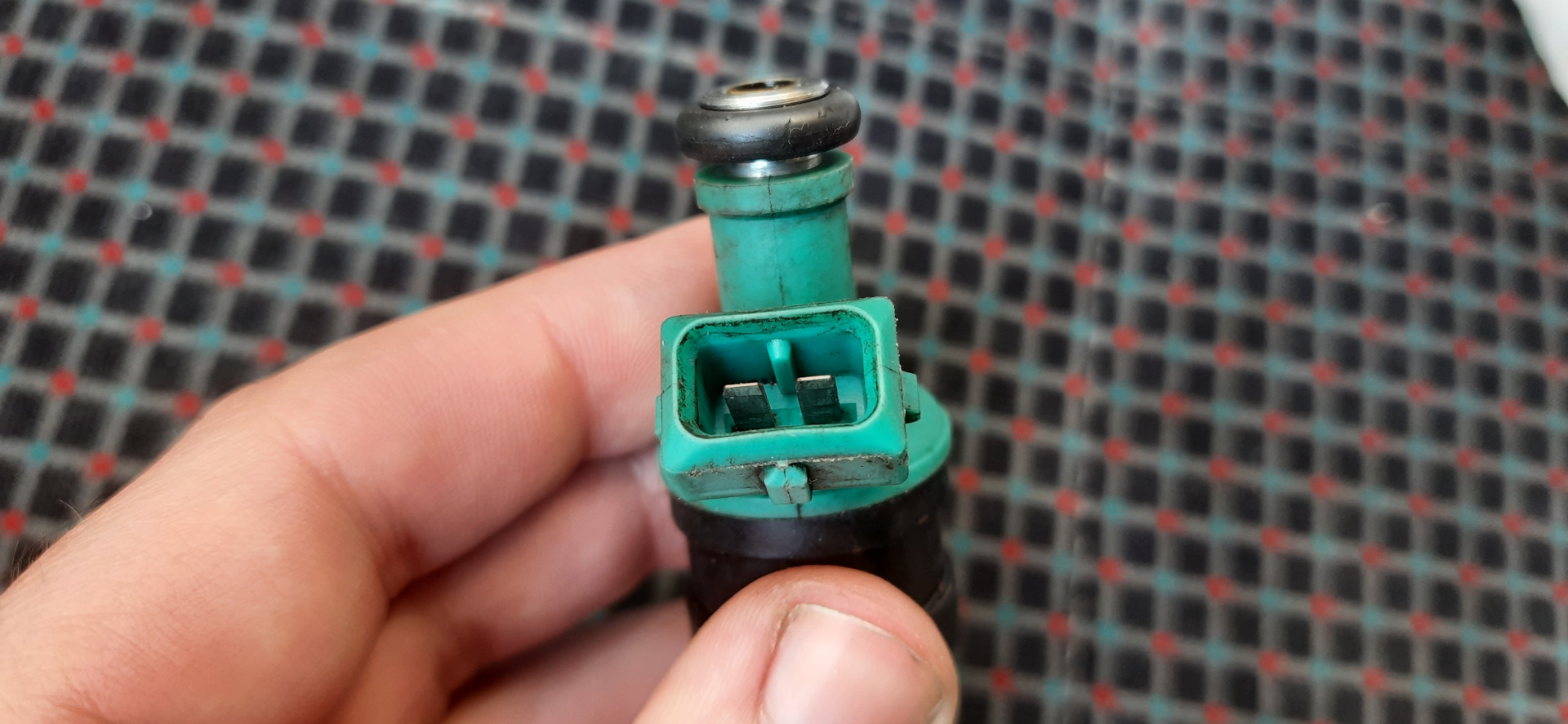 Устранение подсосов воздуха в двигателе — Ford Sierra, 2 л, 1990 года ...