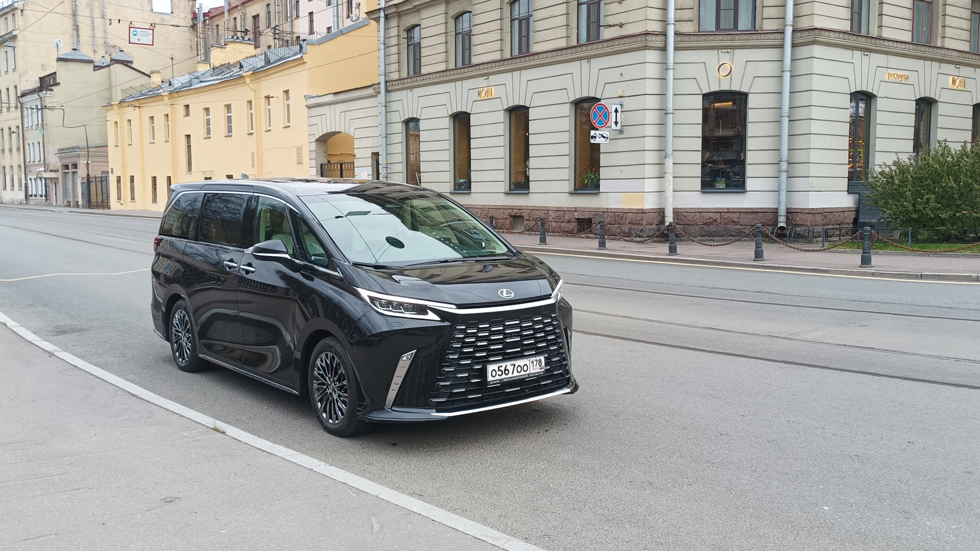 Lexus LM 2.5 гибридный (Plug-in) 2024 | на DRIVE2