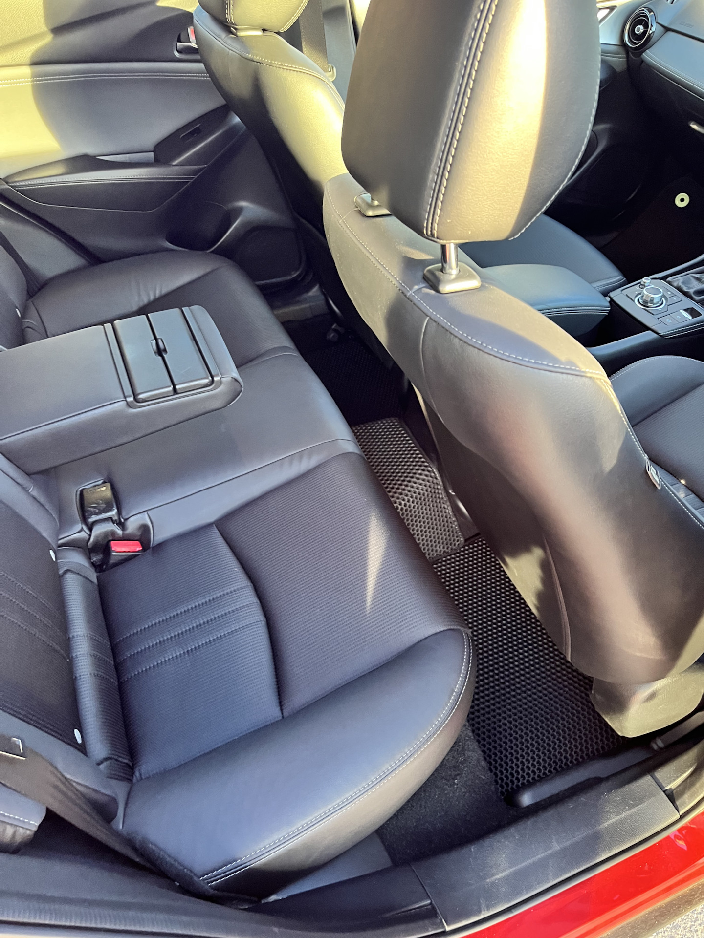 Конец первого то, ковры, регистрация ) — Mazda CX-3, 2 л, 2018 года ...