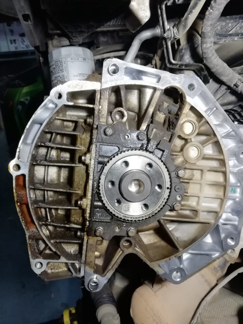 Замена заднего сальника коленвала CWVA — Skoda Rapid (1G), 1,6 л, 2015 ...