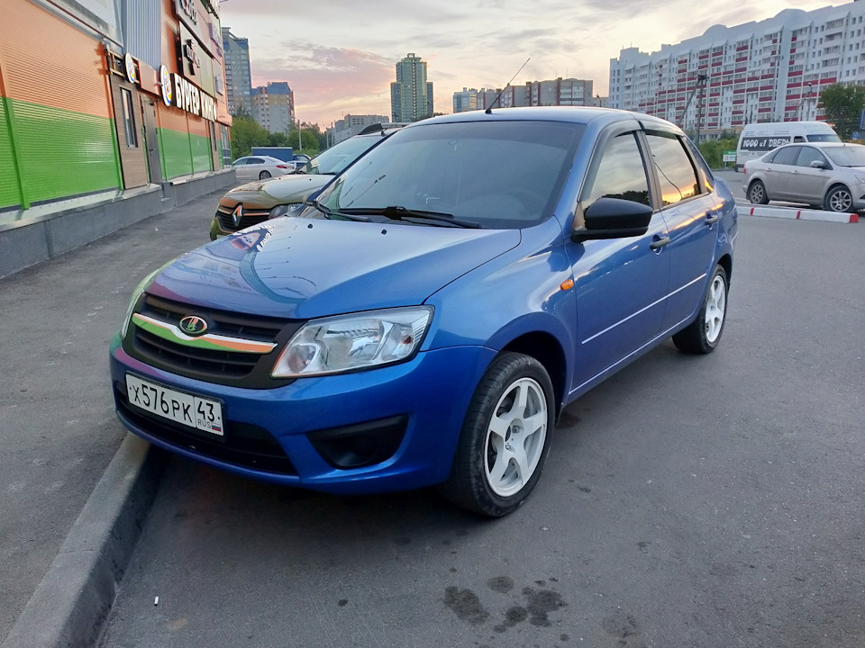 Белый ДХО — LADA Гранта, 1,6 л., 2016 года | электроника | DRIVE2