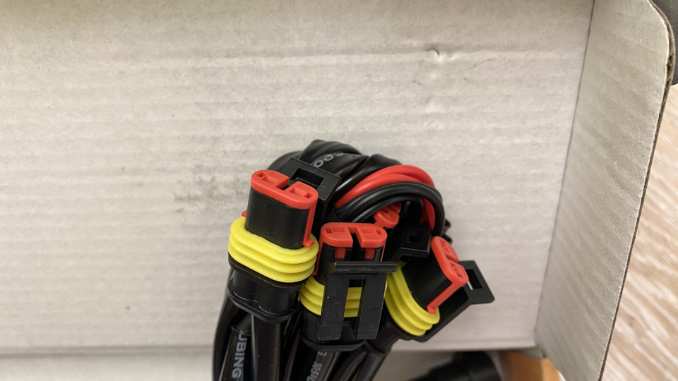 Ходовые огни на решетку радиатора 4 шт 12V/24V на Toyota FJ Cruiser ...