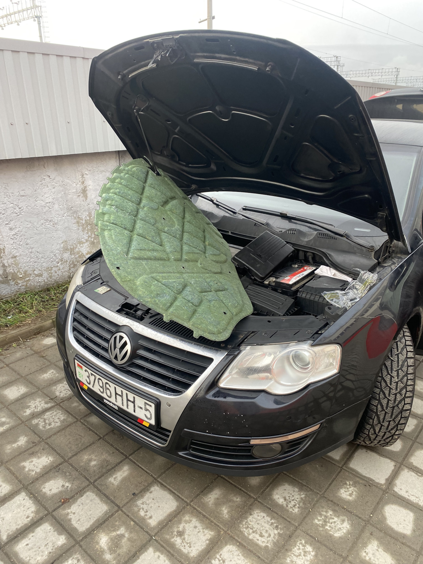 Доводим до ума Ч3 или новая шумоизоляция капота — Volkswagen Passat B6 ...
