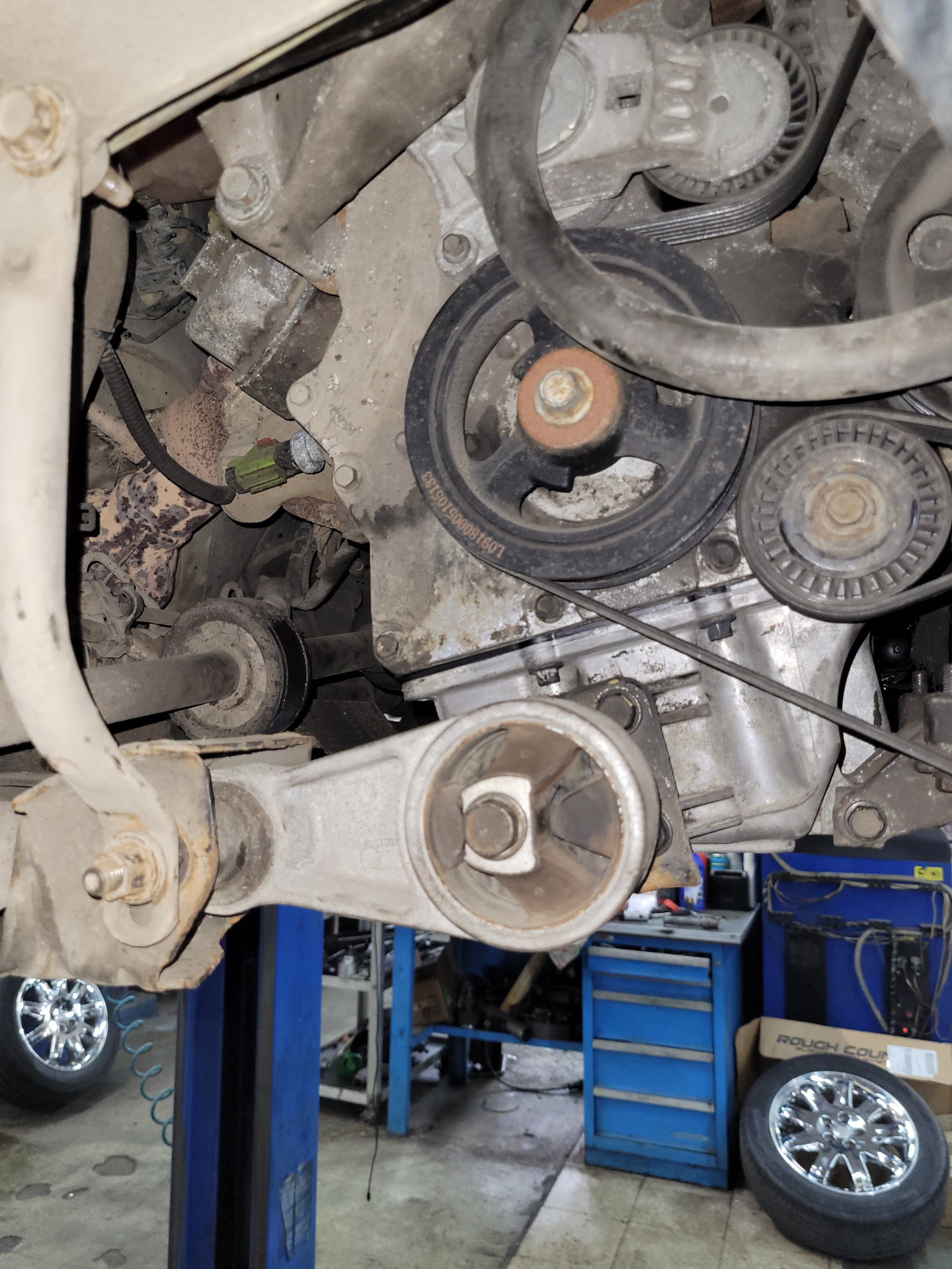 72. Опоры двигателя и опора КПП — Chrysler PT Cruiser, 1,6 л, 2007 года ...