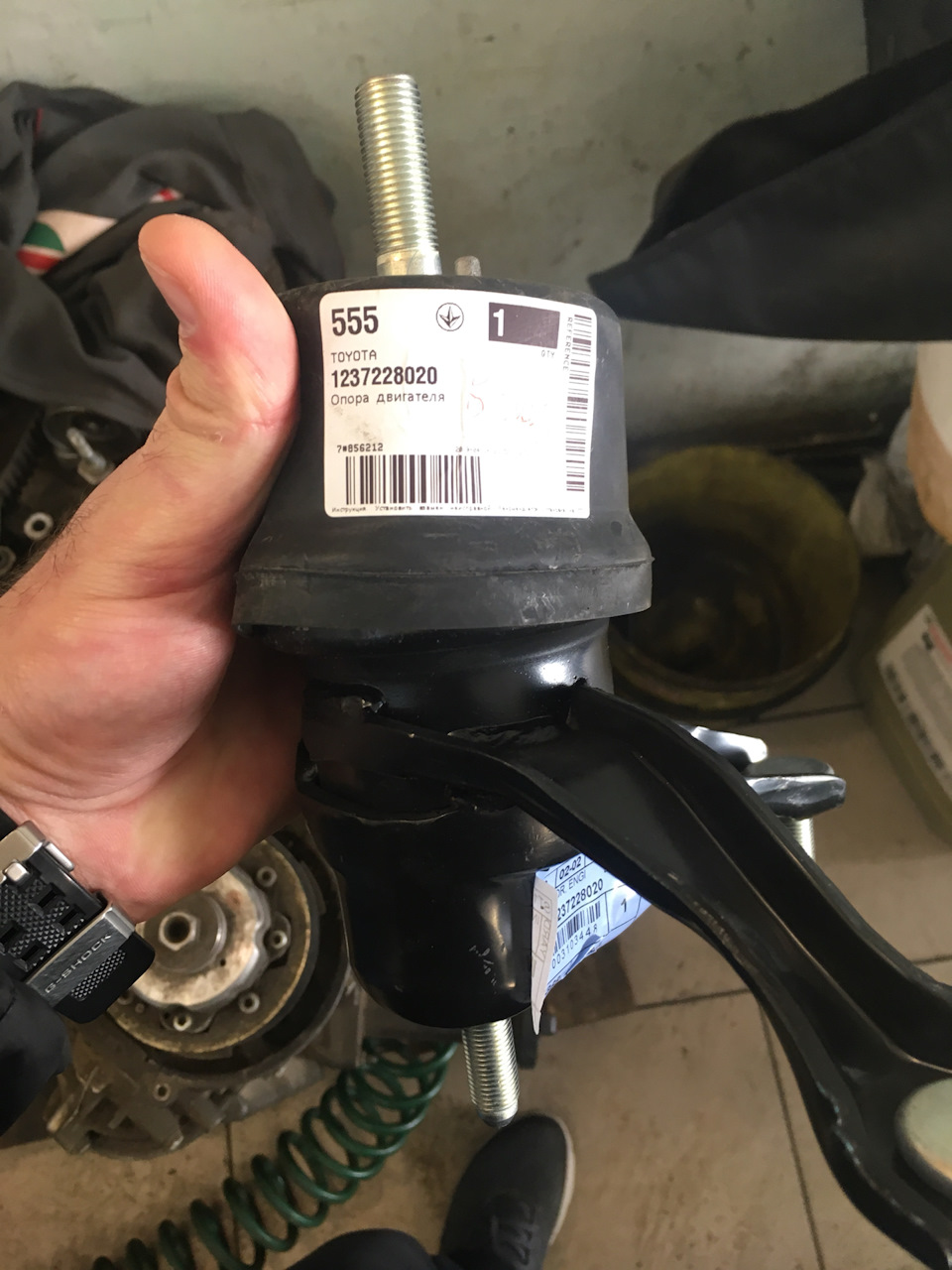 1237228020 Подушка двигателя TOYOTA CAMRY 03-/ESTIMA T/L /HARRIER 03 ...