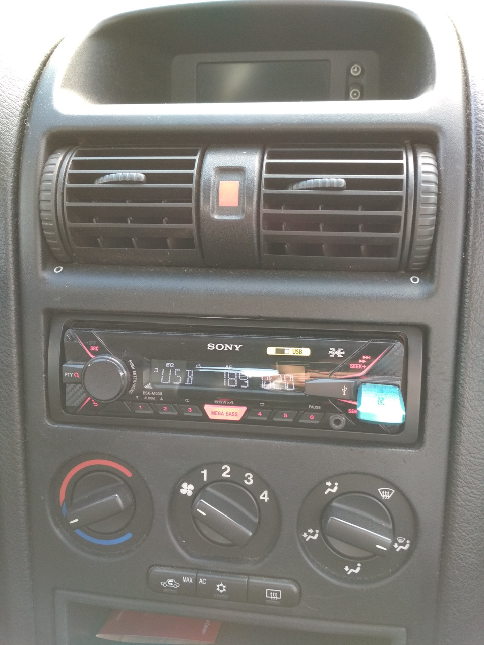 Continental Conti Ice Contact 2 215 65 — Chevrolet Niva GLX, 1,7 л ...