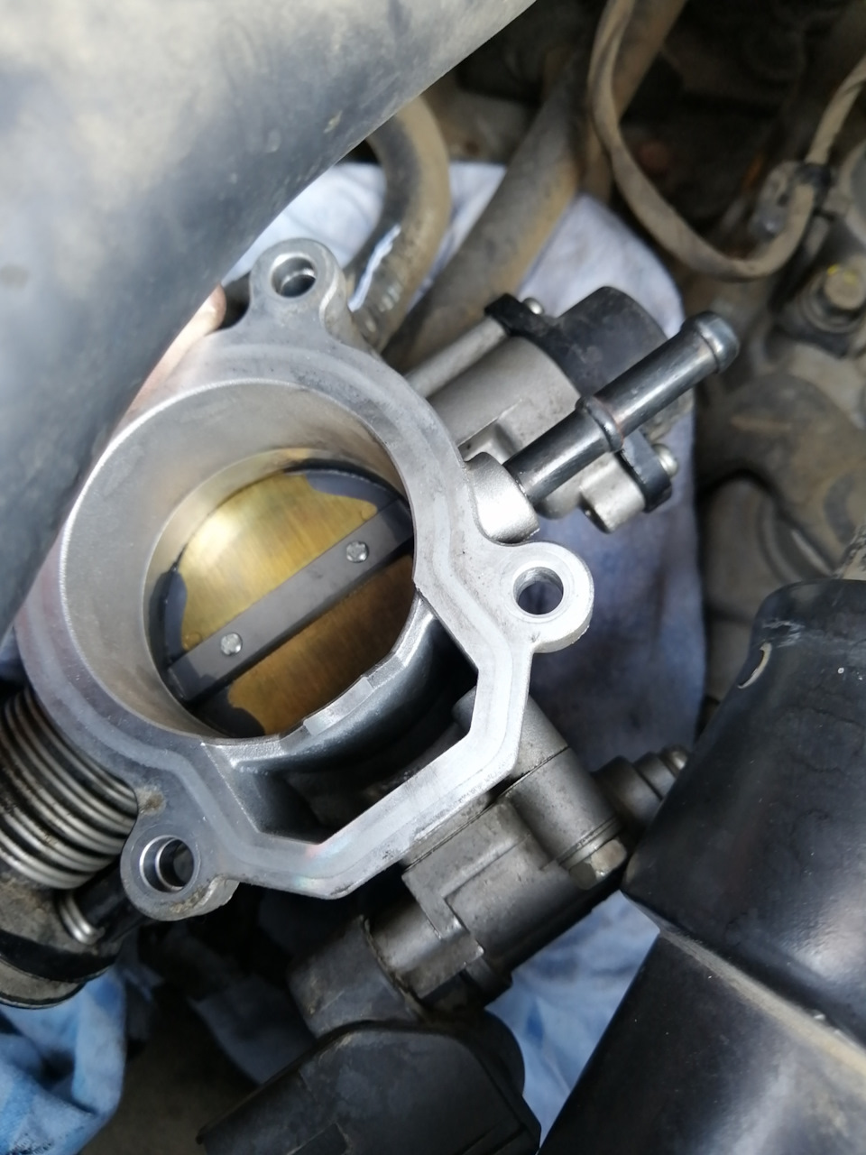 Промывка дроссельной заслонки. — Hyundai Elantra (4G), 1,6 л, 2009 года ...