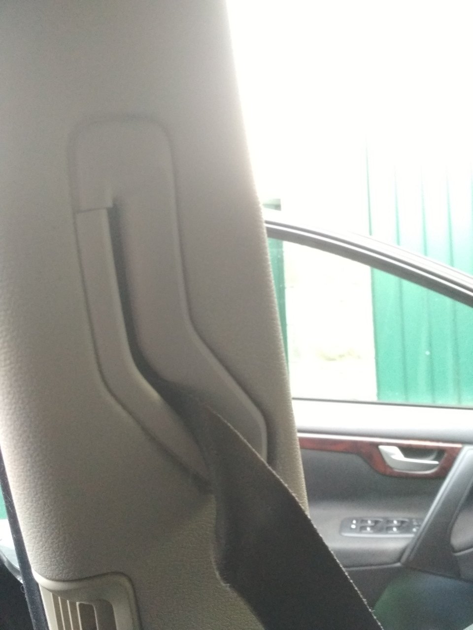 Направляющая ремня безопасности — Volvo S60 (1G), 2,4 л, 2006 года ...