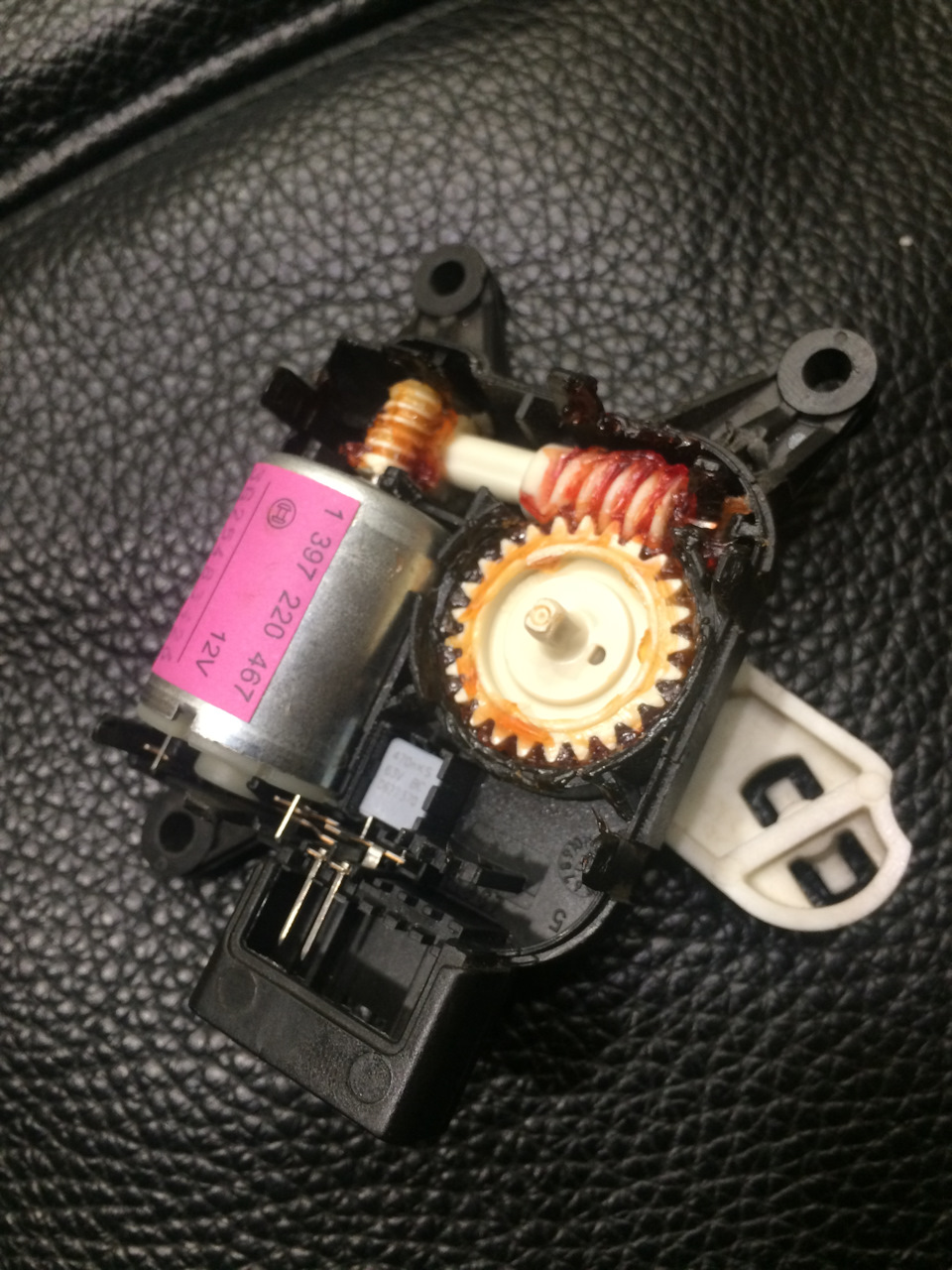 Ремонт V159, замена потенциометра — Volkswagen Passat B6, 2 л, 2007 ...