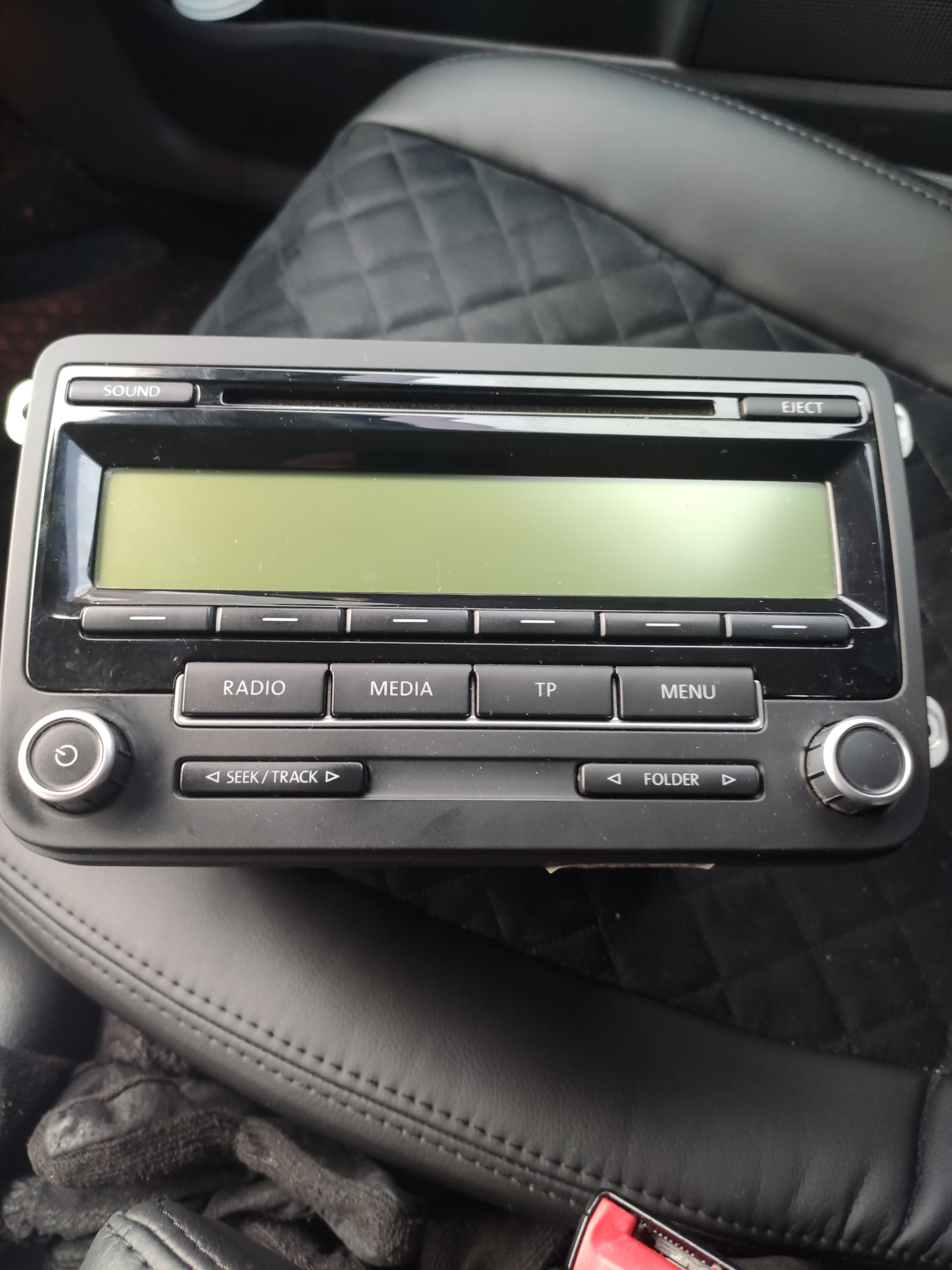 Модернизация опции "8AE Головные устройства" — Volkswagen Golf Plus, 1 ...