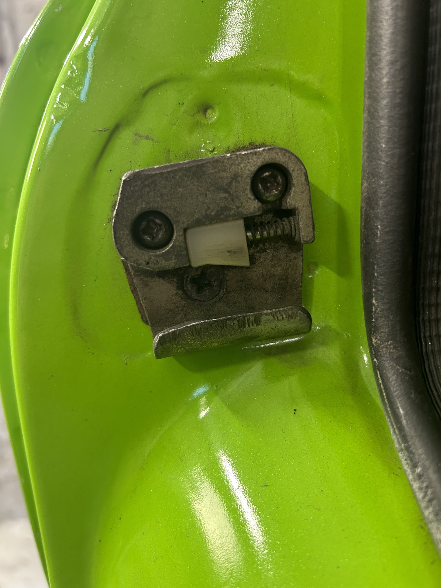 Замена болтов замков дверей — ИЖ 21251, 1,5 л, 1990 года | тюнинг | DRIVE2