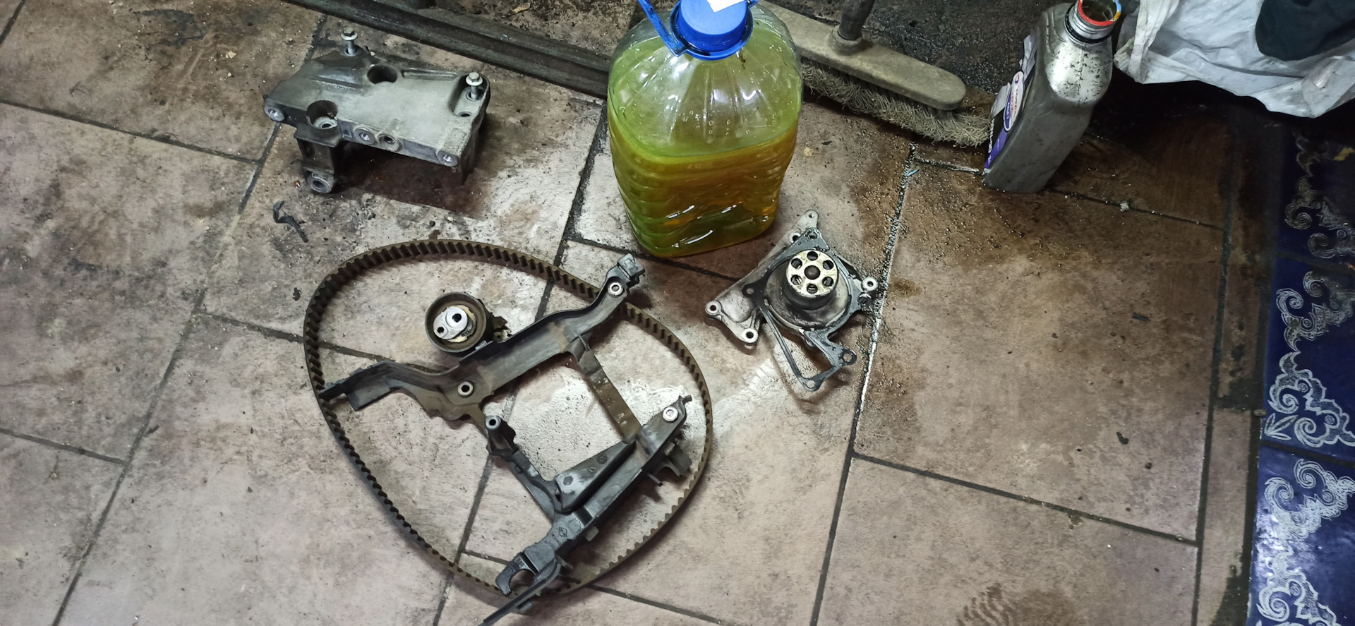 ГРМ — Renault Kangoo (2013), 1,5 л, 2016 года | плановое ТО | DRIVE2