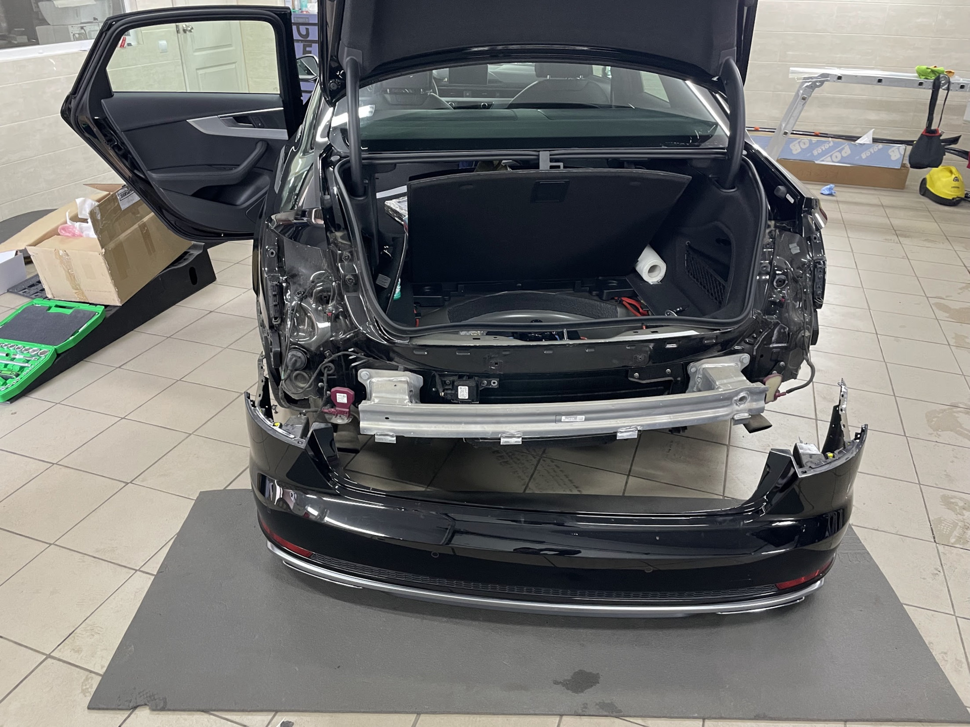 Замена задних фонарей US на EU Black Line — Audi A4 (B9), 2 л, 2018 ...