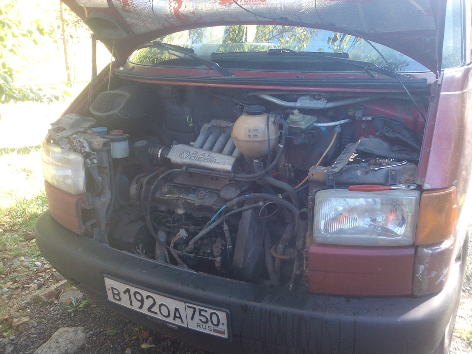 Замена основного радиатора — Volkswagen Transporter T4, 2,4 л, 1992 ...