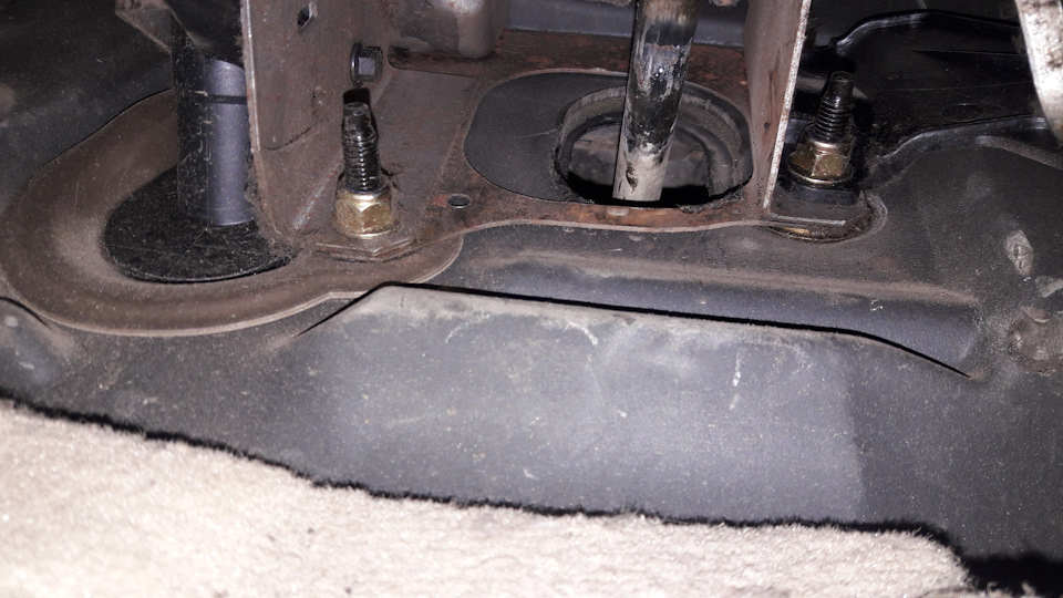 Пильник штока вакуумного підсилювача гальм. Допоможіть знайти. — Ford ...