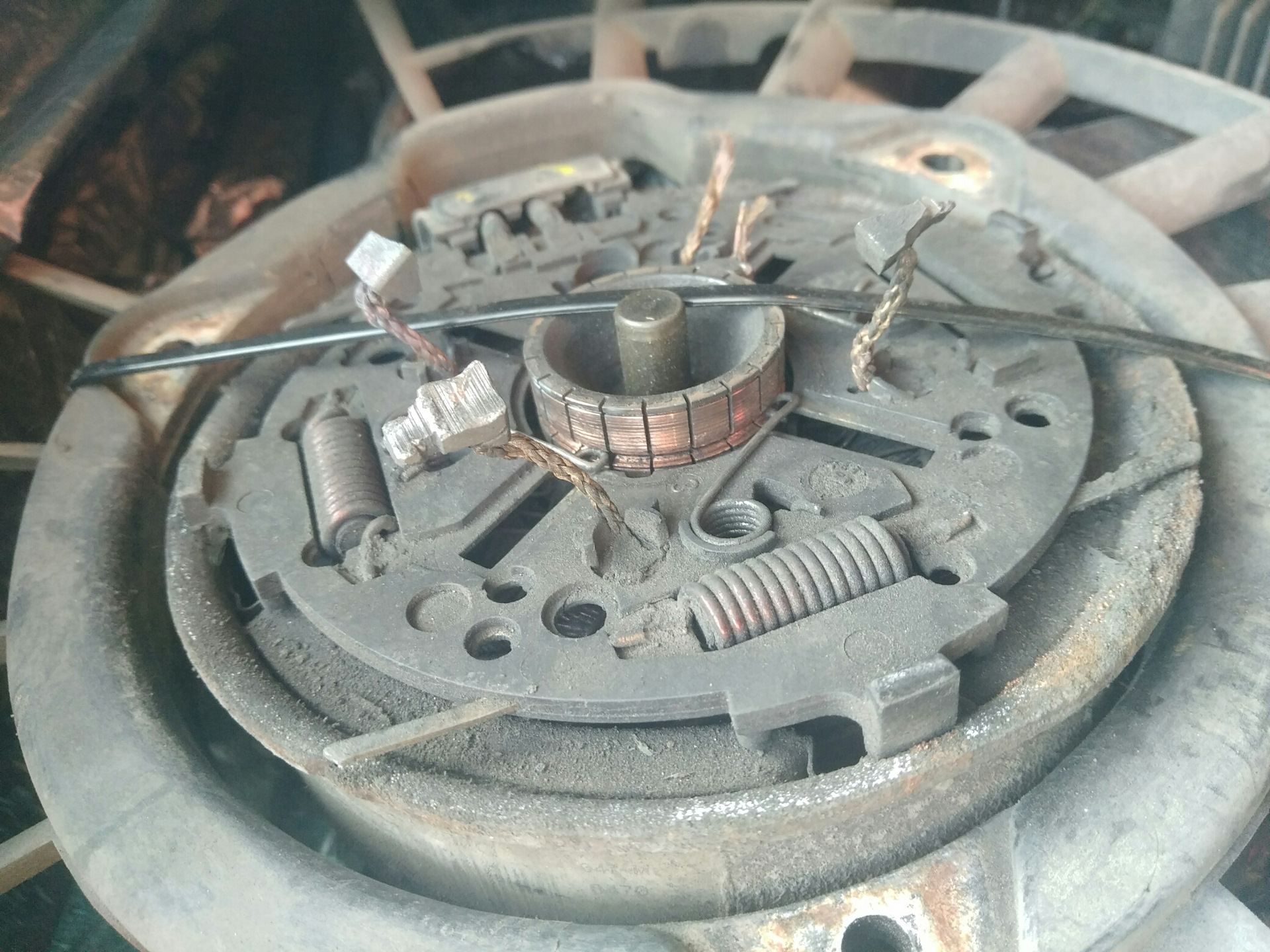 Вентилятору хана — Audi A4 (B6), 1,8 л, 2004 года | поломка | DRIVE2