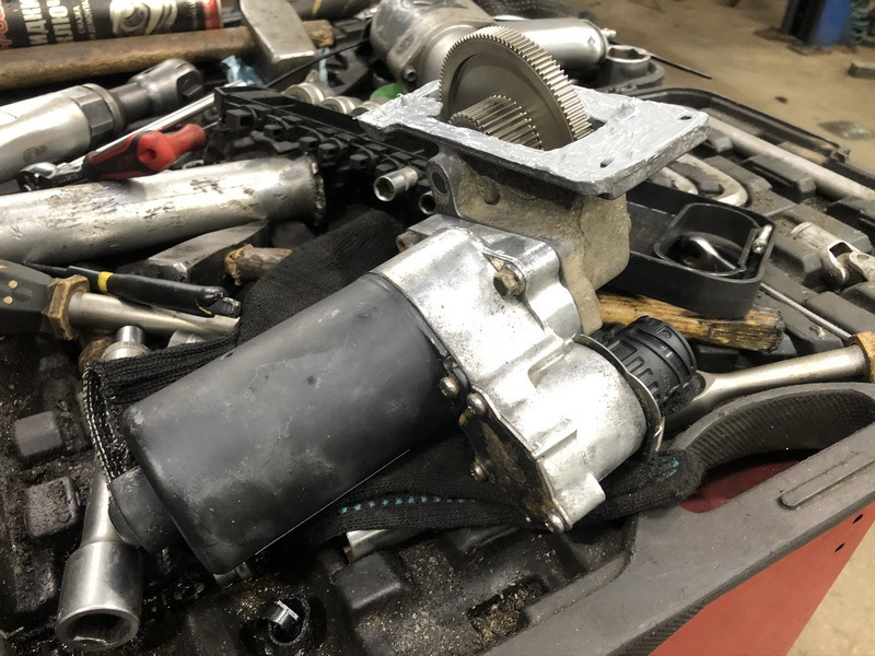 Замена привода блокировки заднего редуктора. — Land Rover Discovery III ...