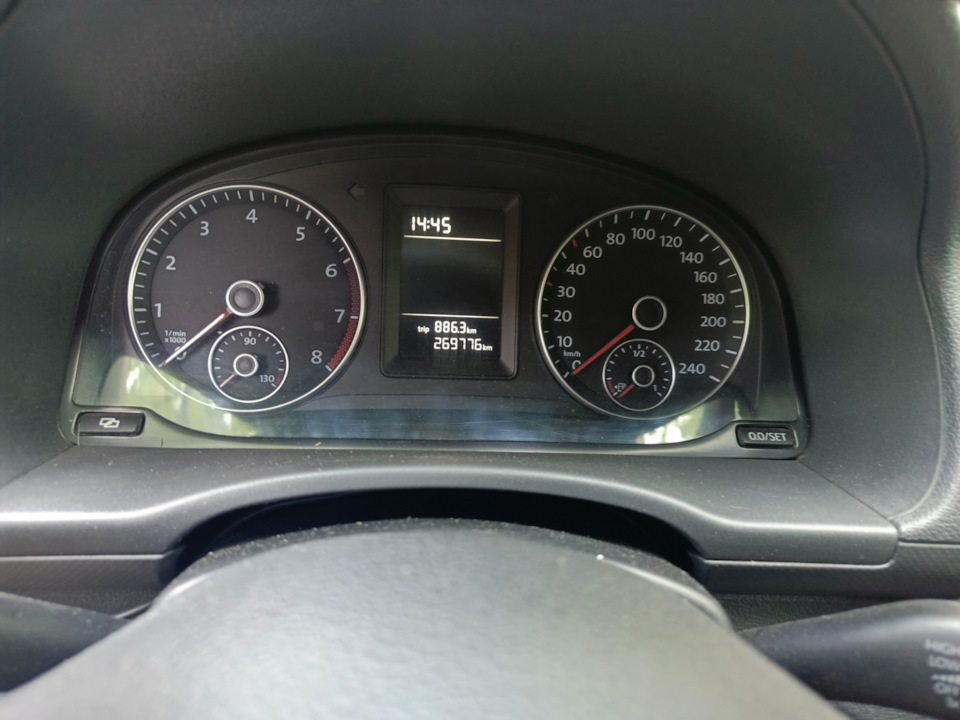 Смена резины — Volkswagen Caddy (3G), 1,2 л, 2012 года | шины | DRIVE2