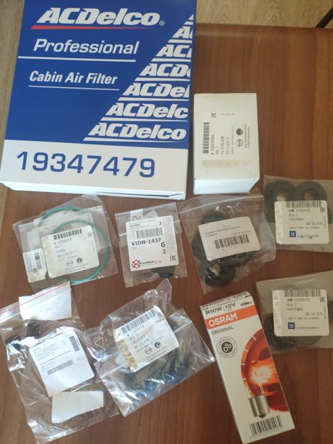 13299372 Зажим ковриков салона GM | Запчасти на DRIVE2