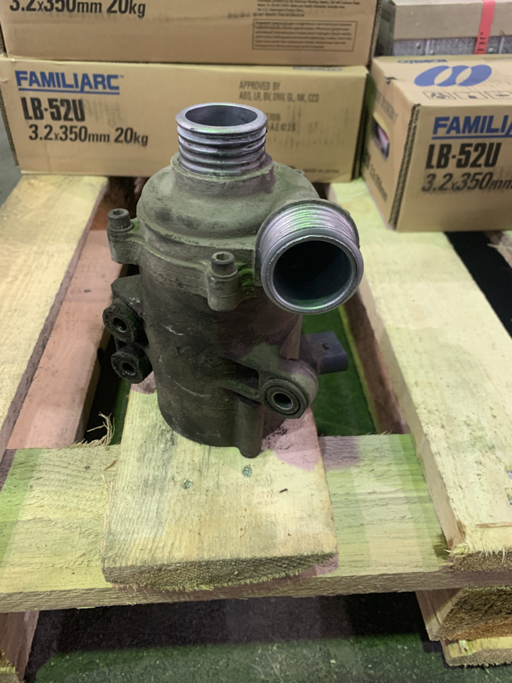 11517597715 Насос ОЖ, электрический BMW | Запчасти на DRIVE2