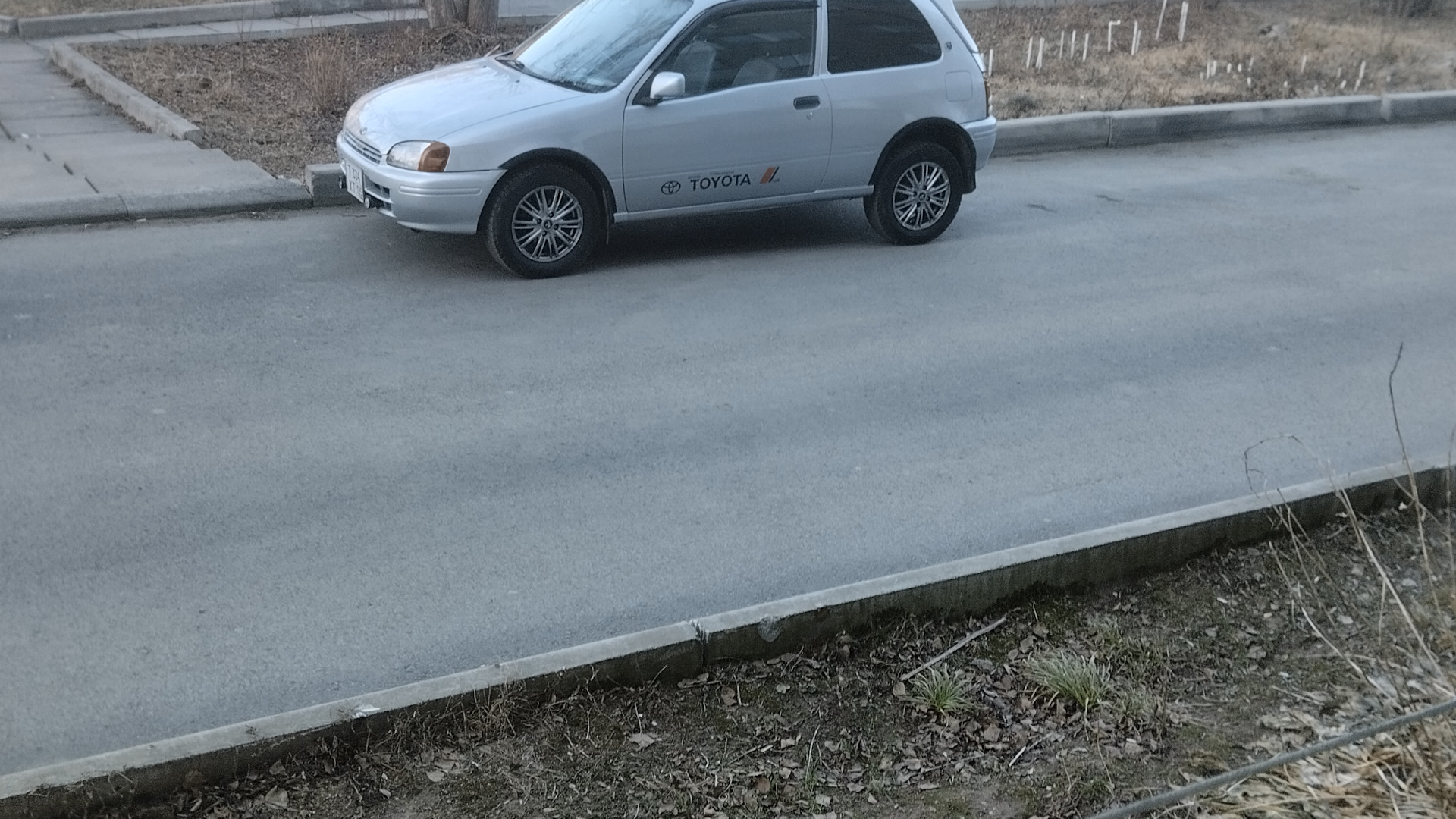 Toyota Starlet (90) 1.3 бензиновый 1998 | Поджопник) на DRIVE2