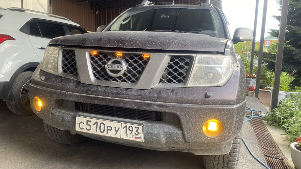 Огни автопоезда — Nissan Navara (2G), 2,5 л, 2008 года | другое | DRIVE2