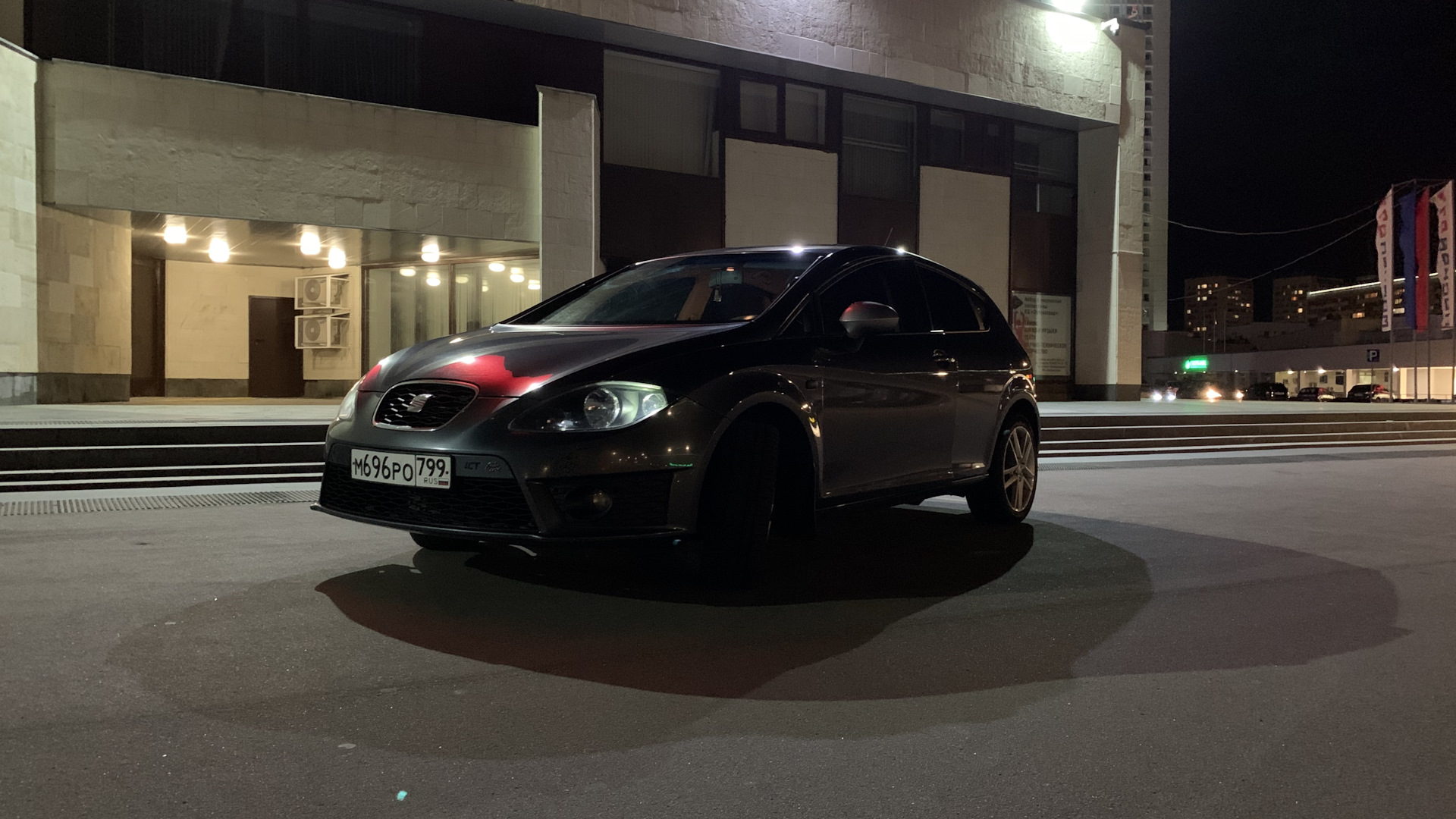 SEAT Leon FR (Mk2) 2.0 бензиновый 2012 | на DRIVE2