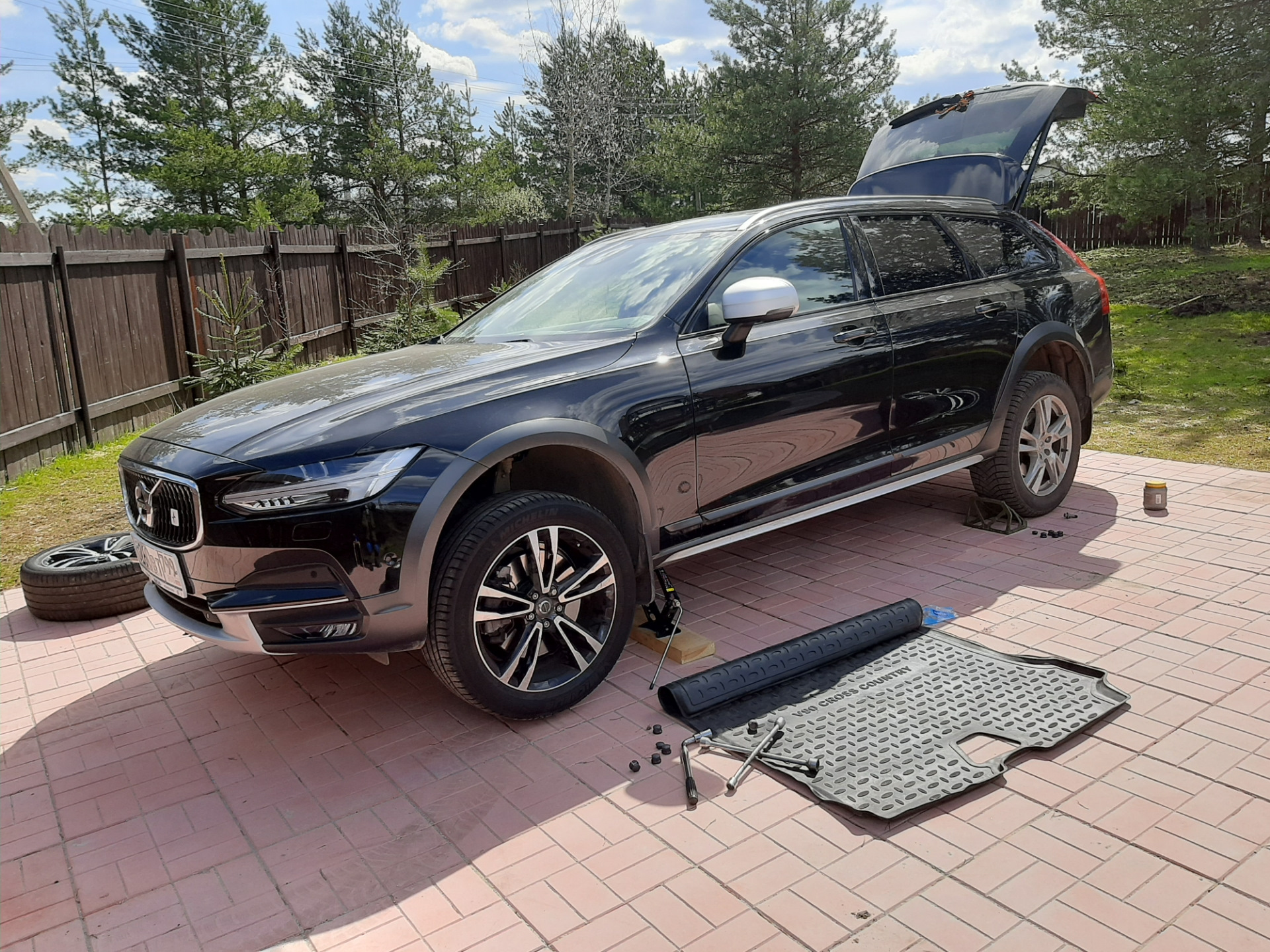 Мир, труд, май!(часть 1) — Volvo V90 Cross Country, 2 л, 2018 года | колёсные диски | DRIVE2