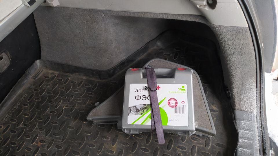 Штатный держатель аптечки в Приус 20. — Toyota Prius (20), 1,5 л, 2008 ...