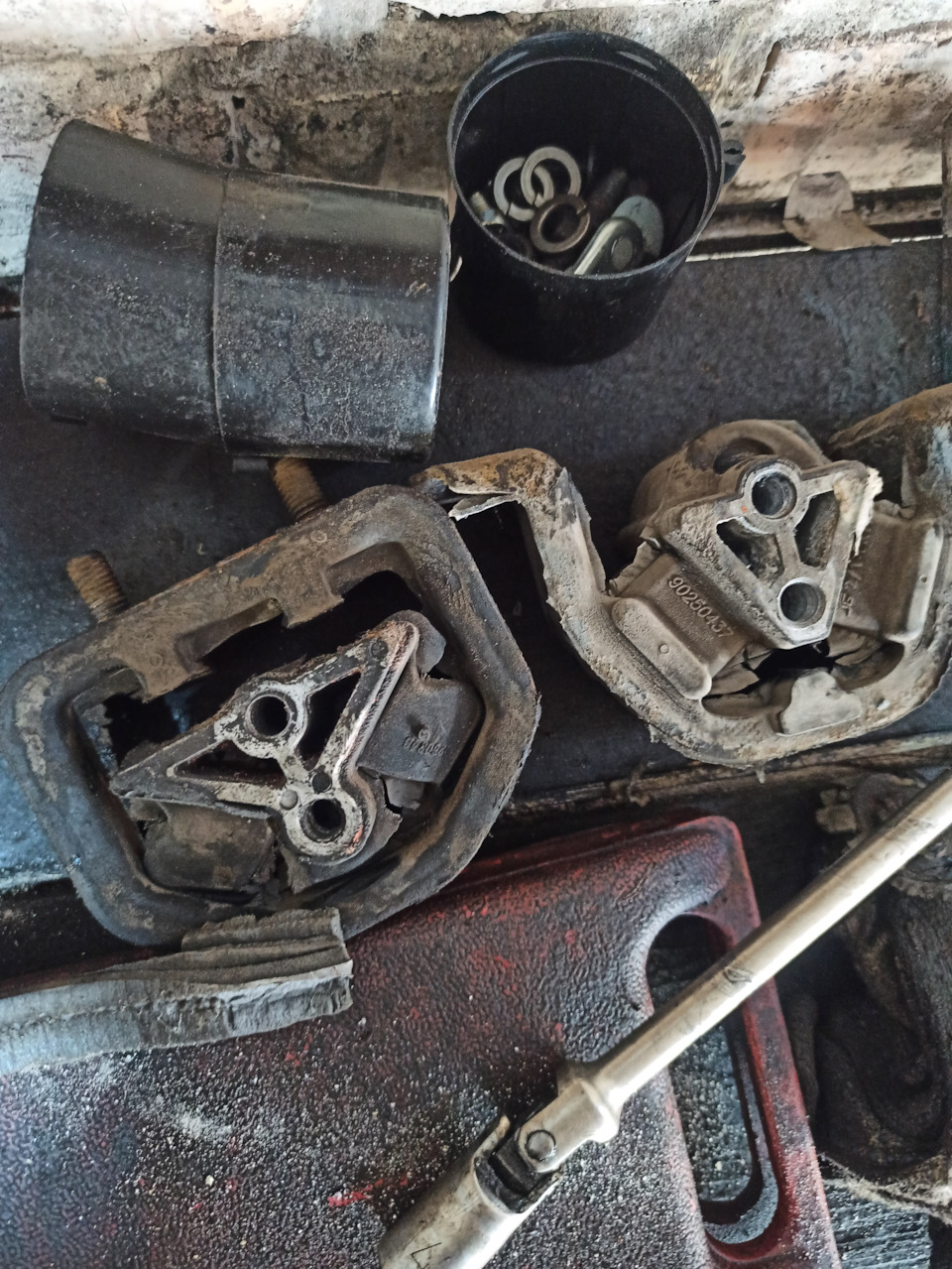 90250437 Опора двигателя GM | Запчасти на DRIVE2