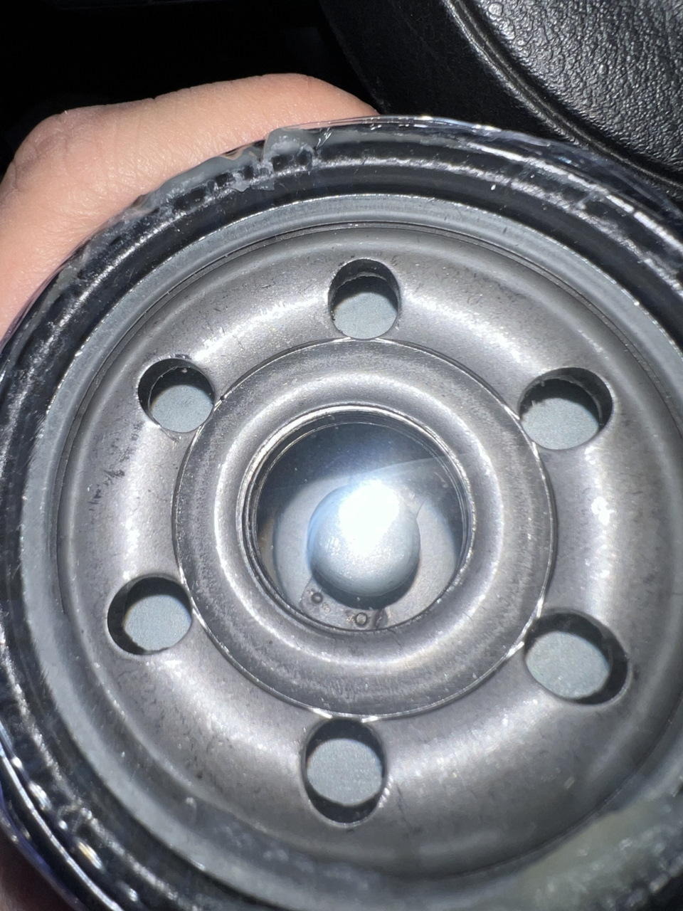 Поддельный масляный фильтр Mazda — Mazda CX-5 (2G), 2,5 л, 2017 года ...