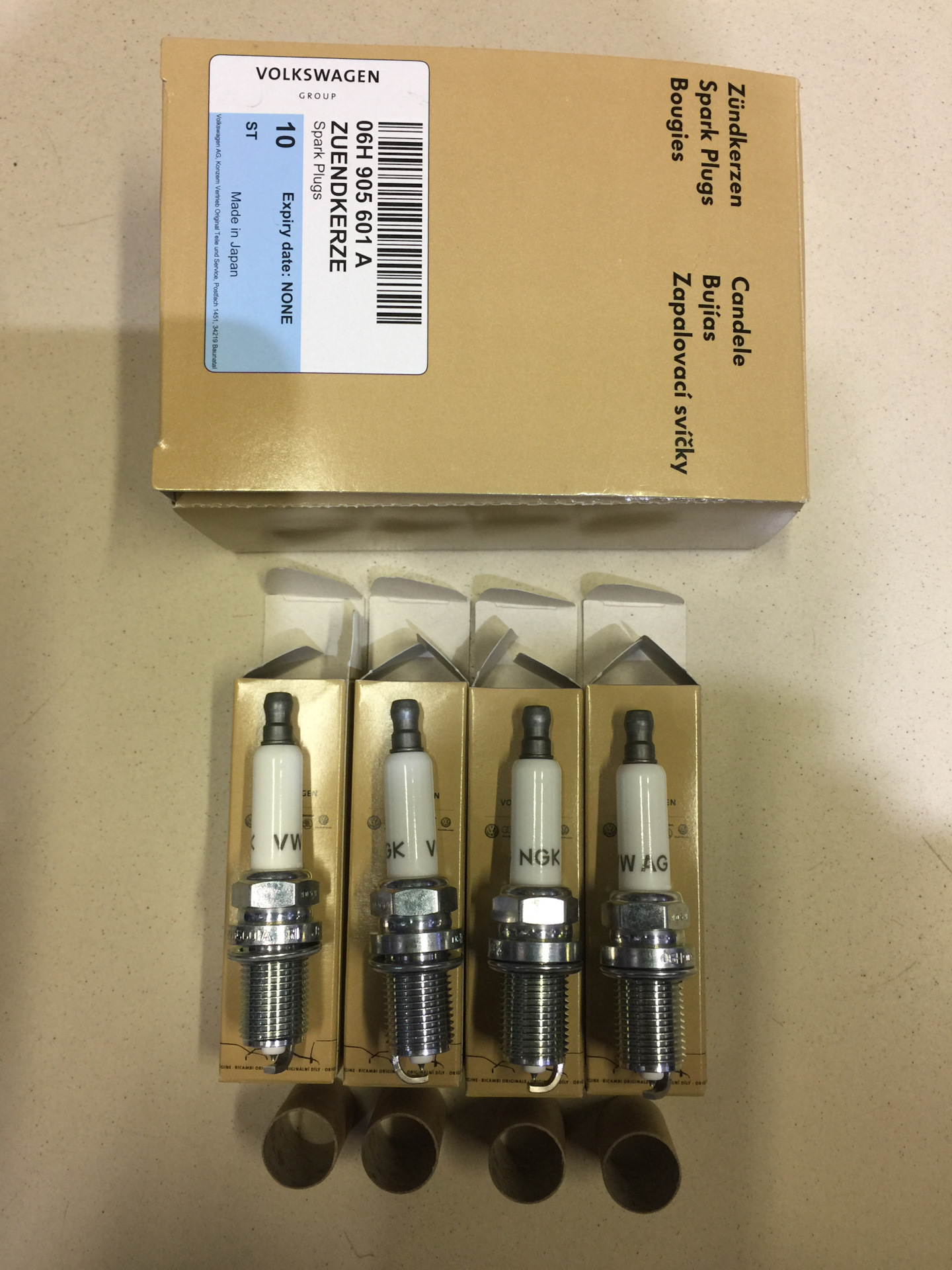 Замена свечей зажигания — Volkswagen Tiguan (1G), 2 л, 2013 года ...