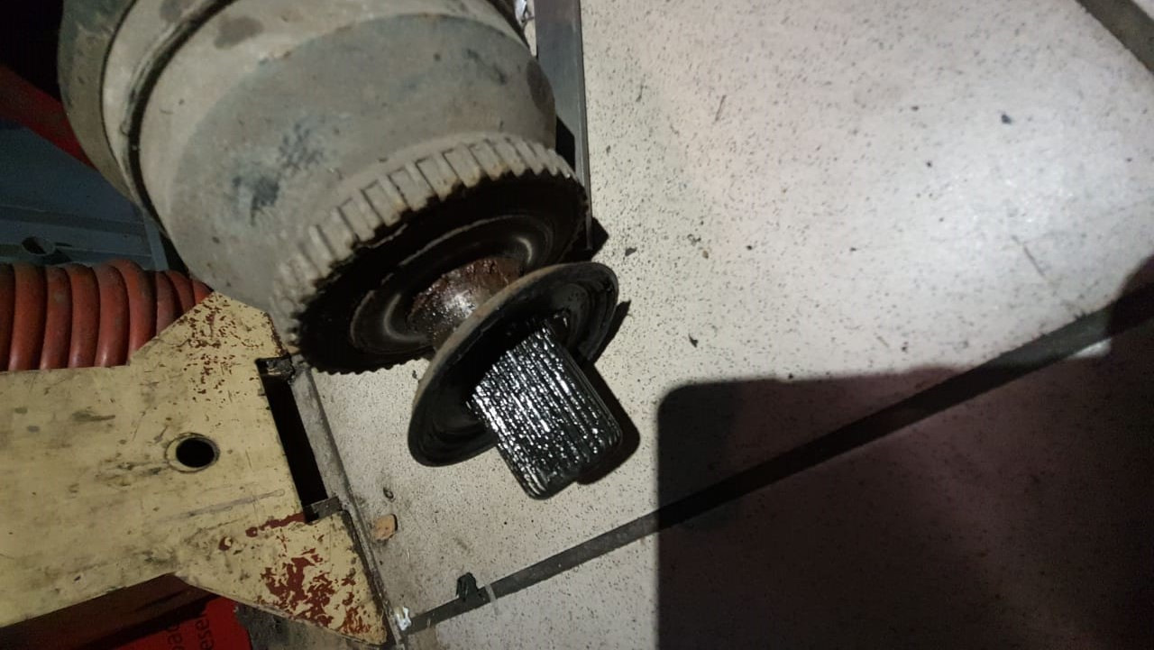 Снятие заднего подрамника и замена всех сайлентблоков задней подвески ...