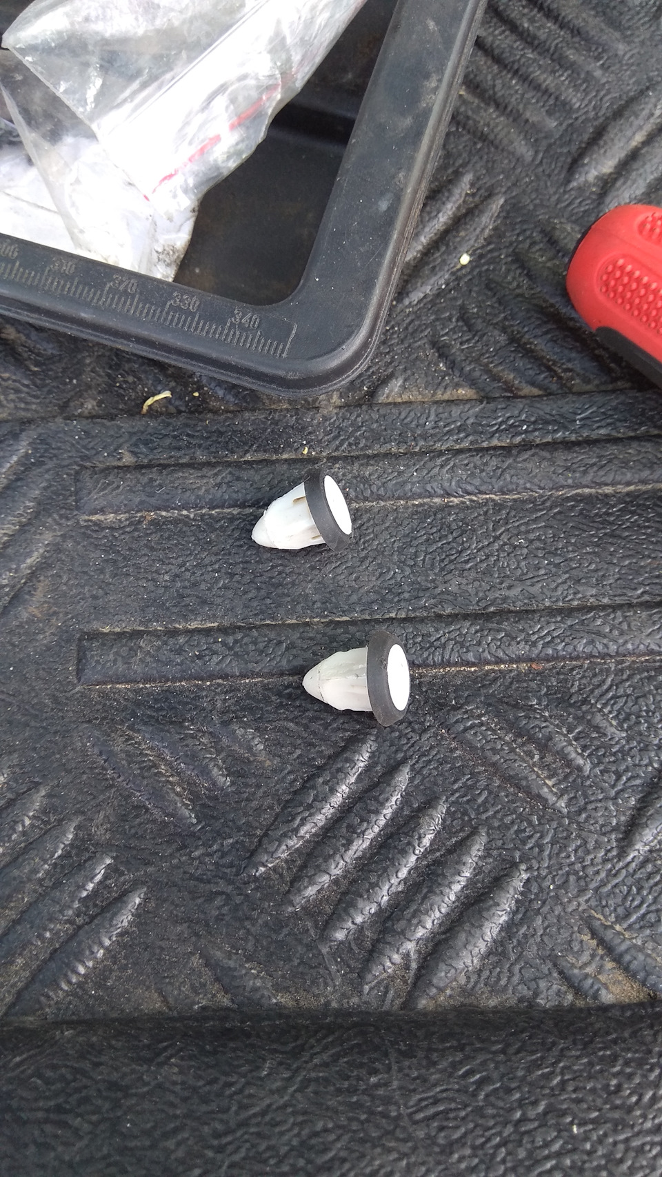 N10516801 Втулка распорная / VAG | Запчасти на DRIVE2