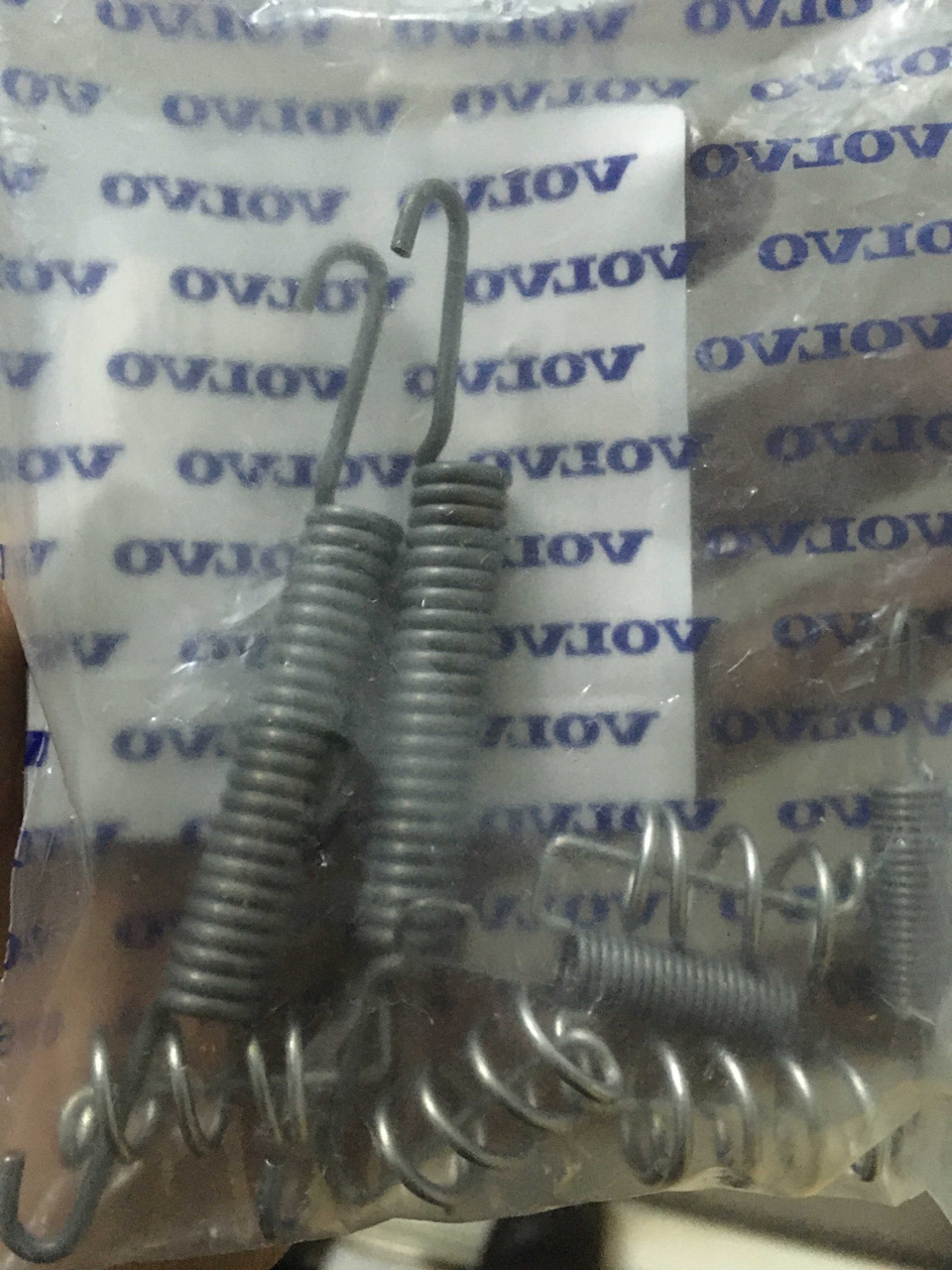 Резина — липучка, ПТК, механизм ручника, по мелочи… — Volvo XC90 (1G ...