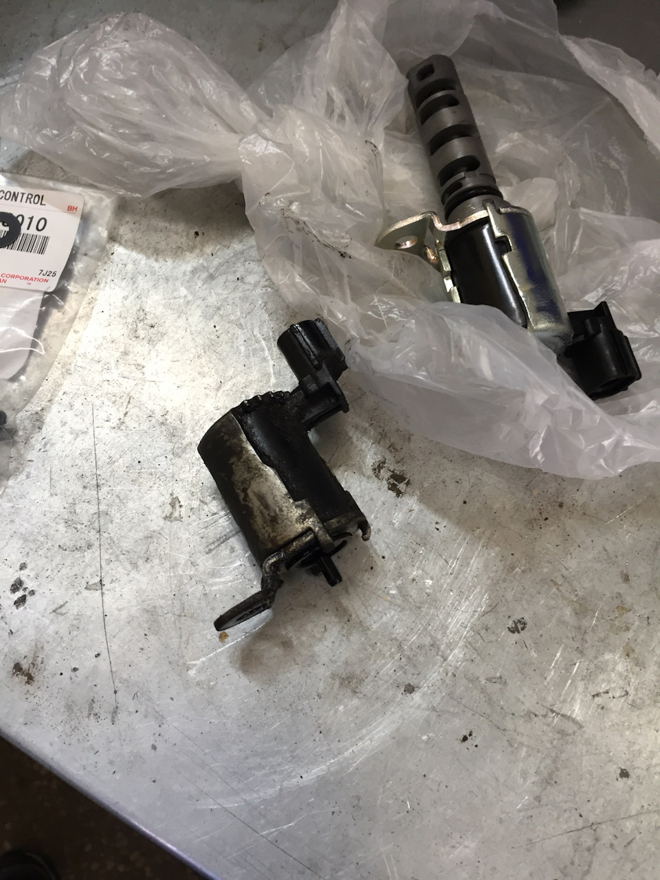 Замена клапана VVT-I и фильтра — Toyota Avensis II, 2 л, 2007 года ...