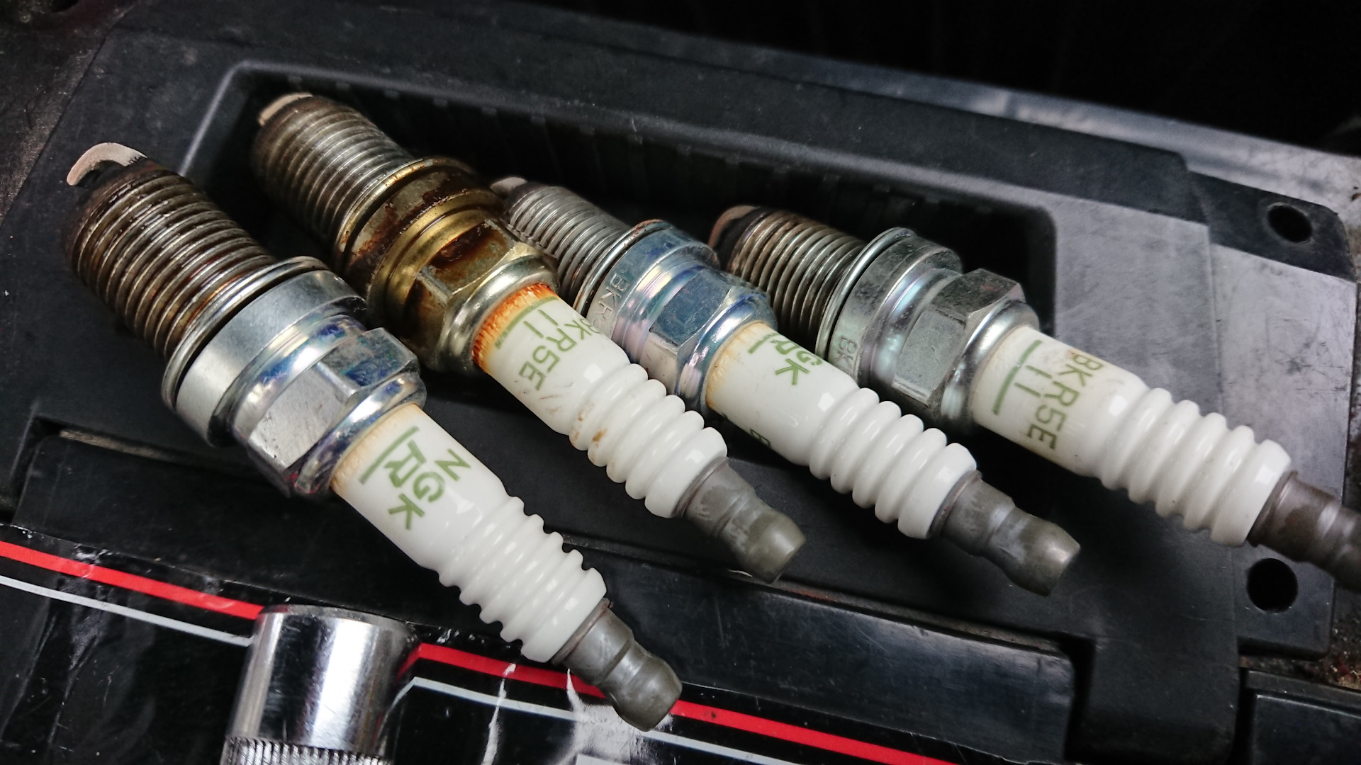 Замена масла и фильтров — Nissan Primera (P11-144), 1,8 л, 2001 года ...