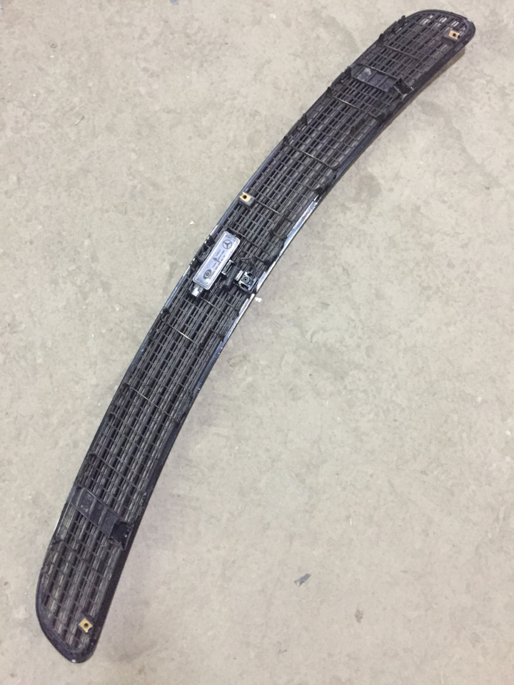 A2208800205 РЕШЁТКА ПОДВОДА ВОЗДУХА Mercedes | Запчасти на DRIVE2