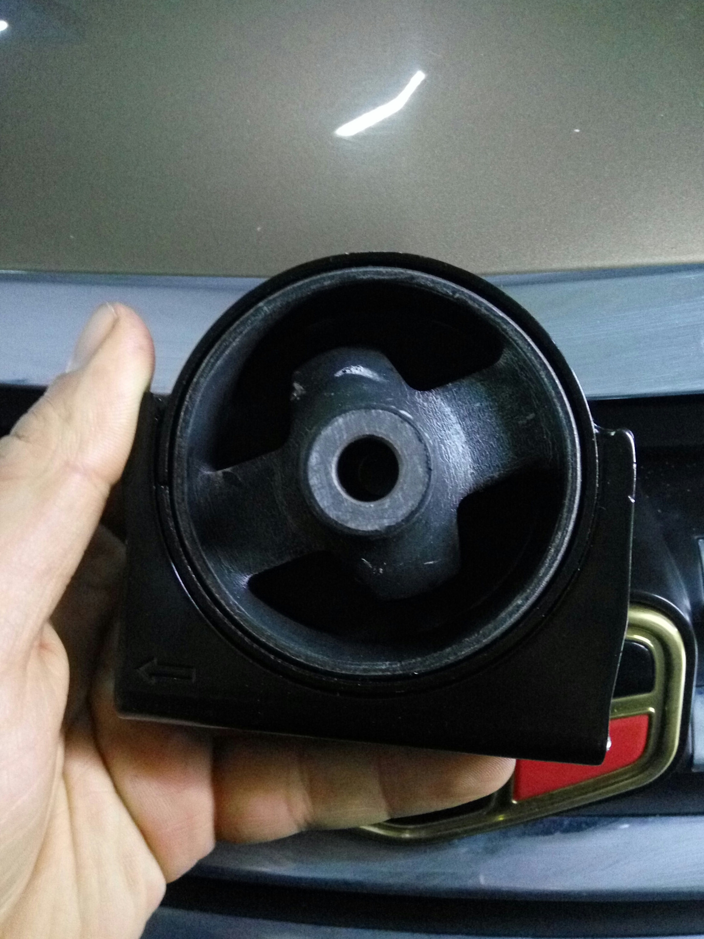 Передня подушка — Geely Emgrand EC7 FE-1, 1,8 л, 2013 года | запчасти ...