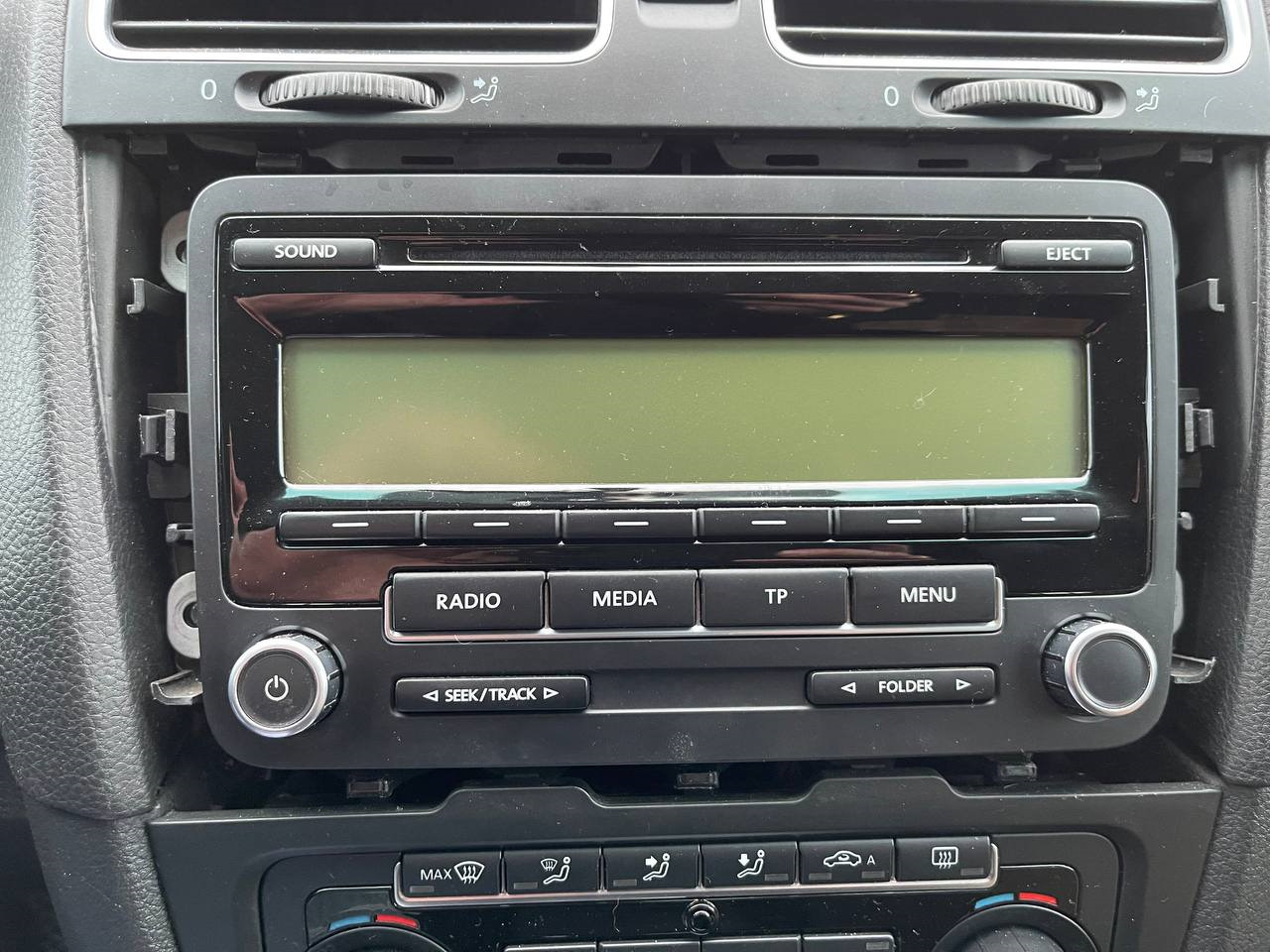 #5. Замена штатной магнитолы на RCD 360 Pro 🔊🔥 — Volkswagen Golf Mk6, 1 ...