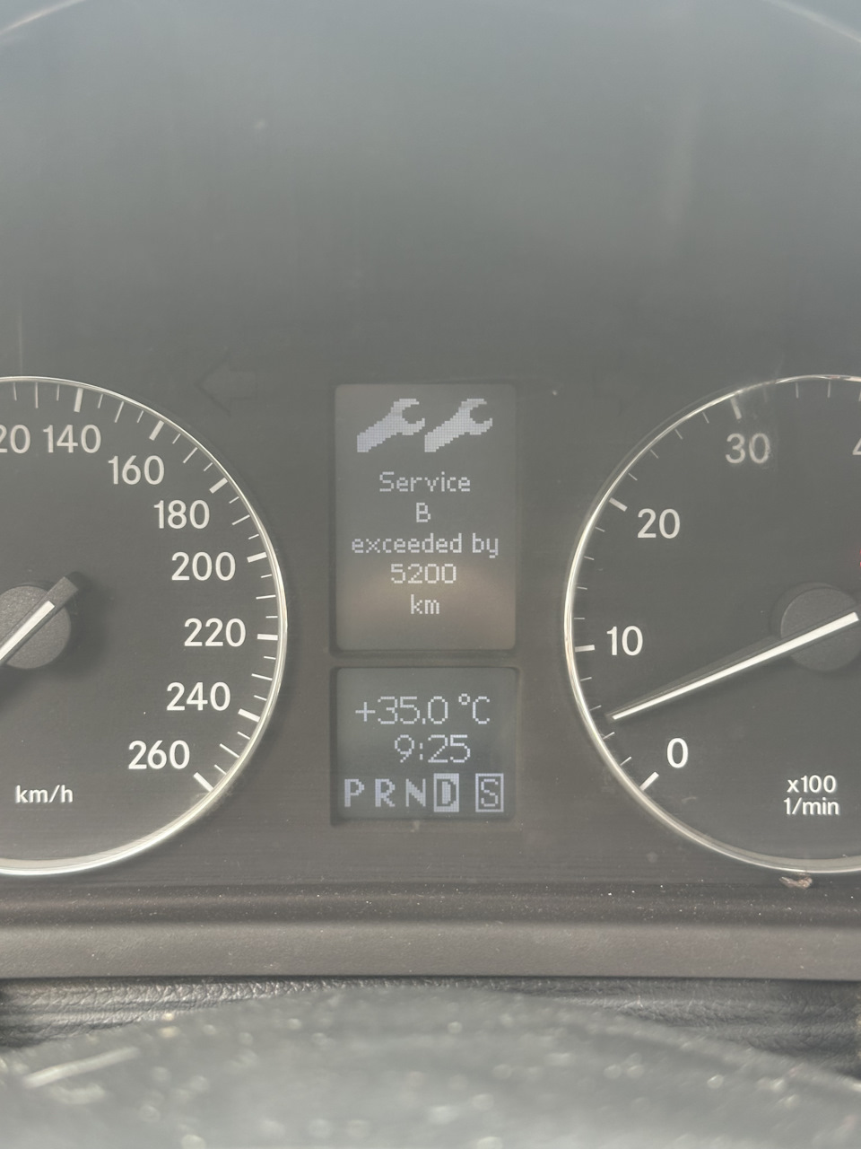 Что означает этот знак Мерседес 203 — Drive2